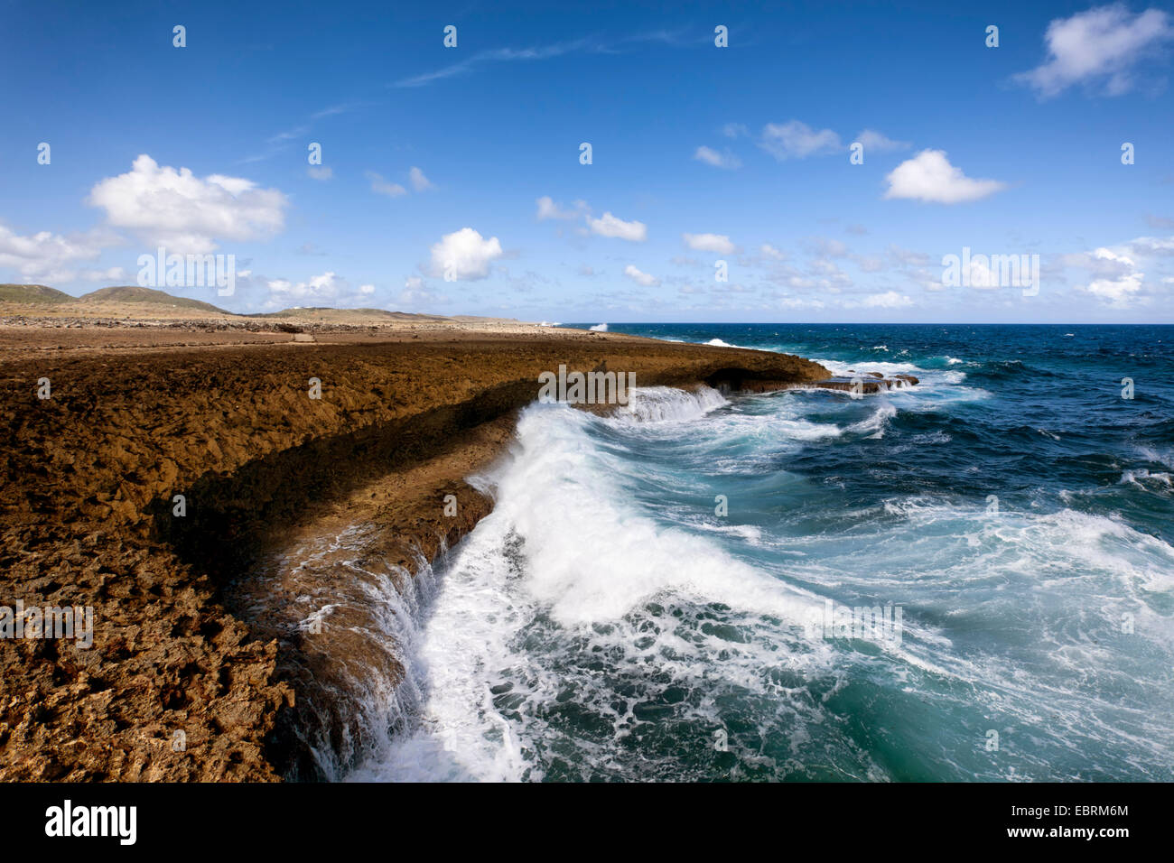 Waves crashing into Boka Tabla bay at Shete Boka National Park, Curacao ...
