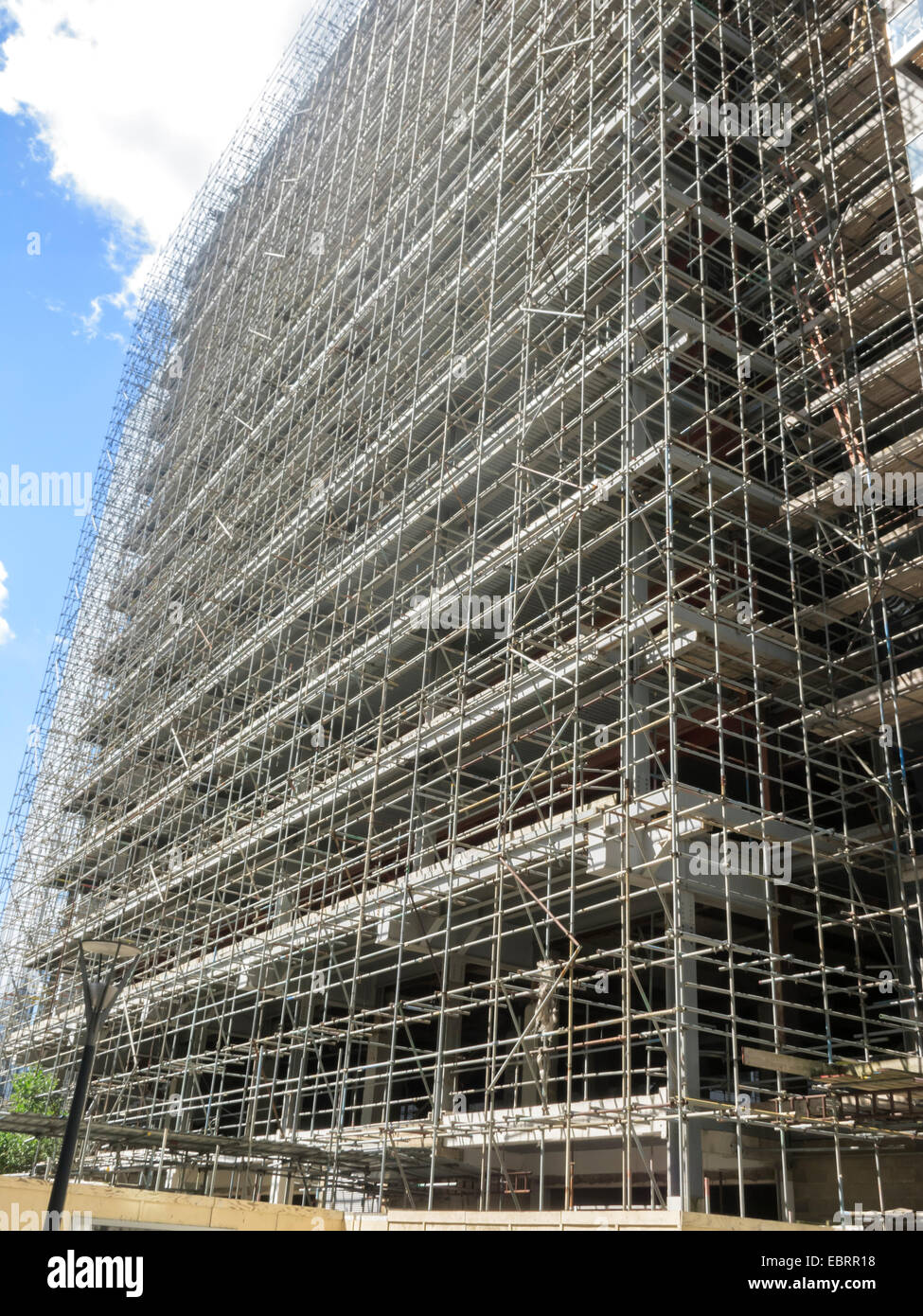 Renovation scaffolding uk office hi-res stock photography and images ...