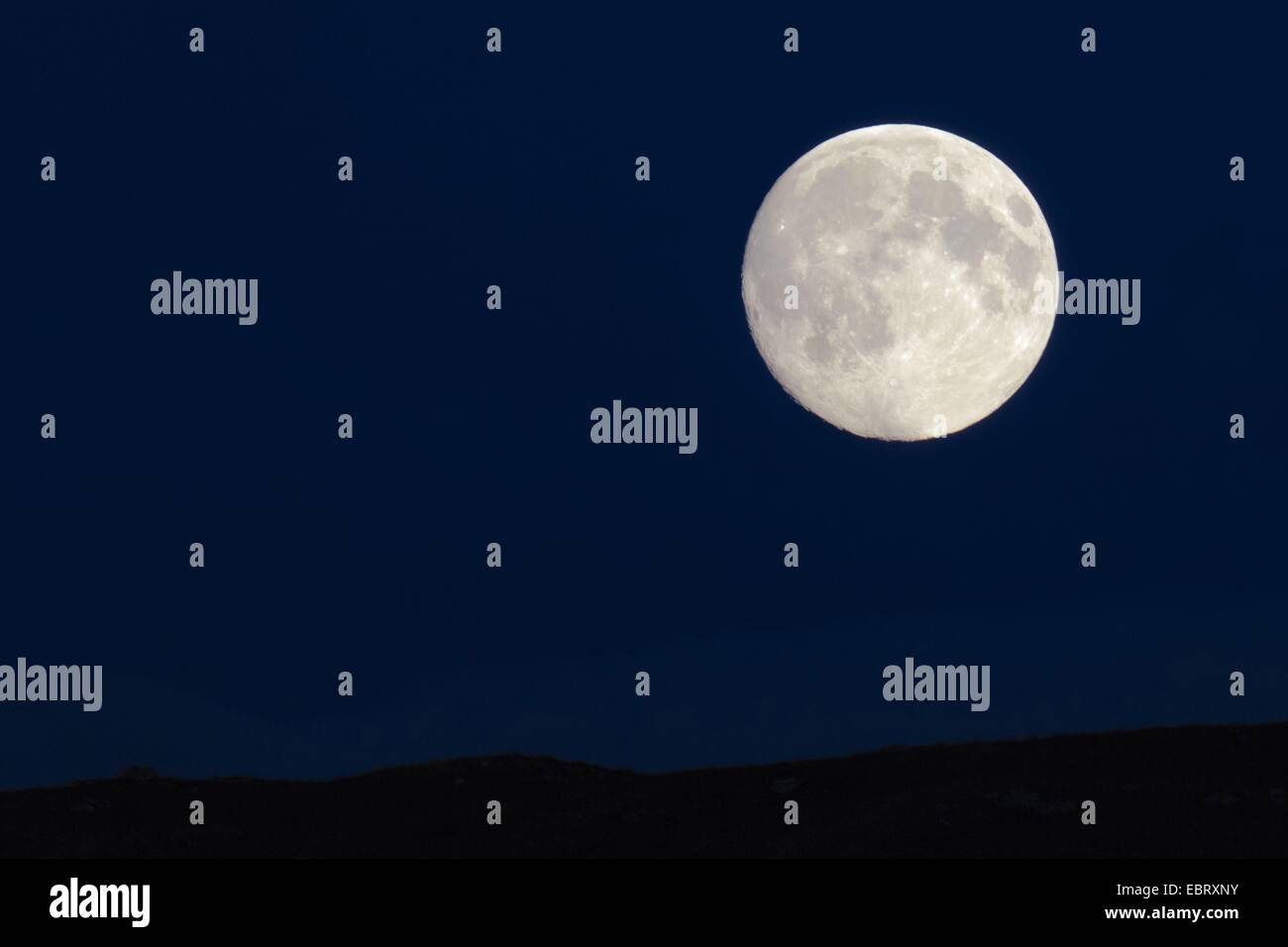 Cloudless dark night sky and a full moon hi-res stock photography and ...
