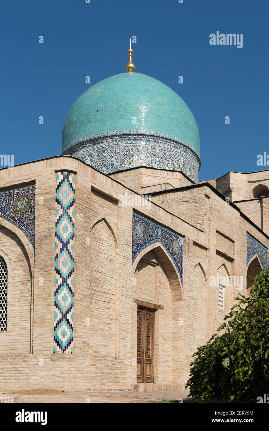 Mausoleum of the legal scholar Kafal Shashi, Tashkent, Uzbekistan, Asia ...