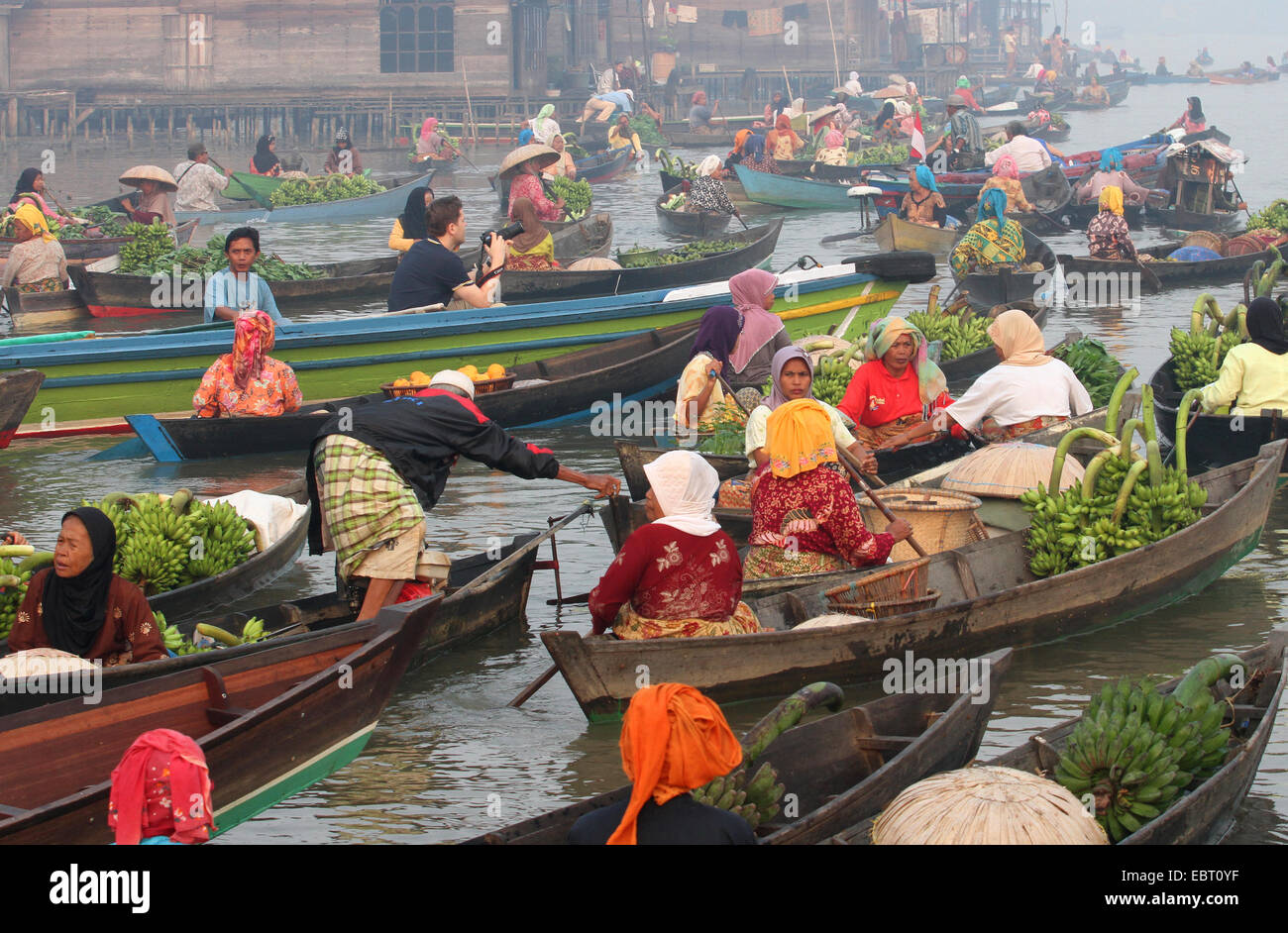Borneo Floating Market Indonesia Stock Photo - Alamy