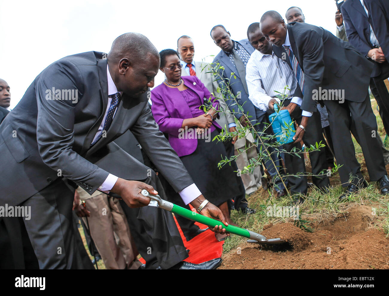 (141204) -- NAIROBI, Dec. 4, 2014 (Xinhua) -- Kenyan Deputy President ...
