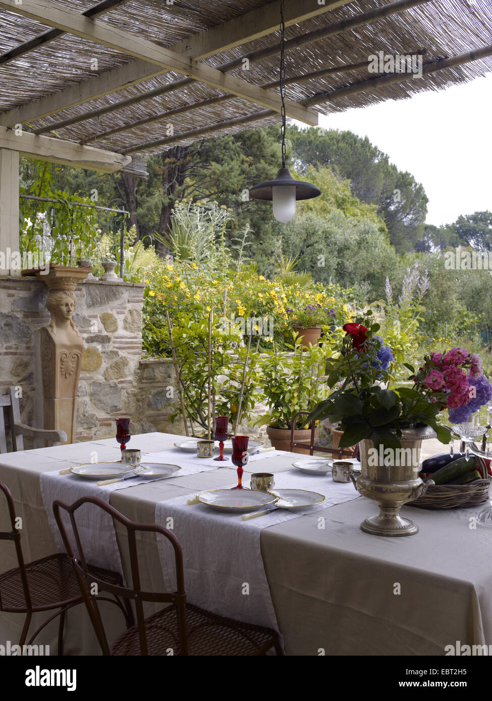Italian villa interior hi-res stock photography and images - Alamy