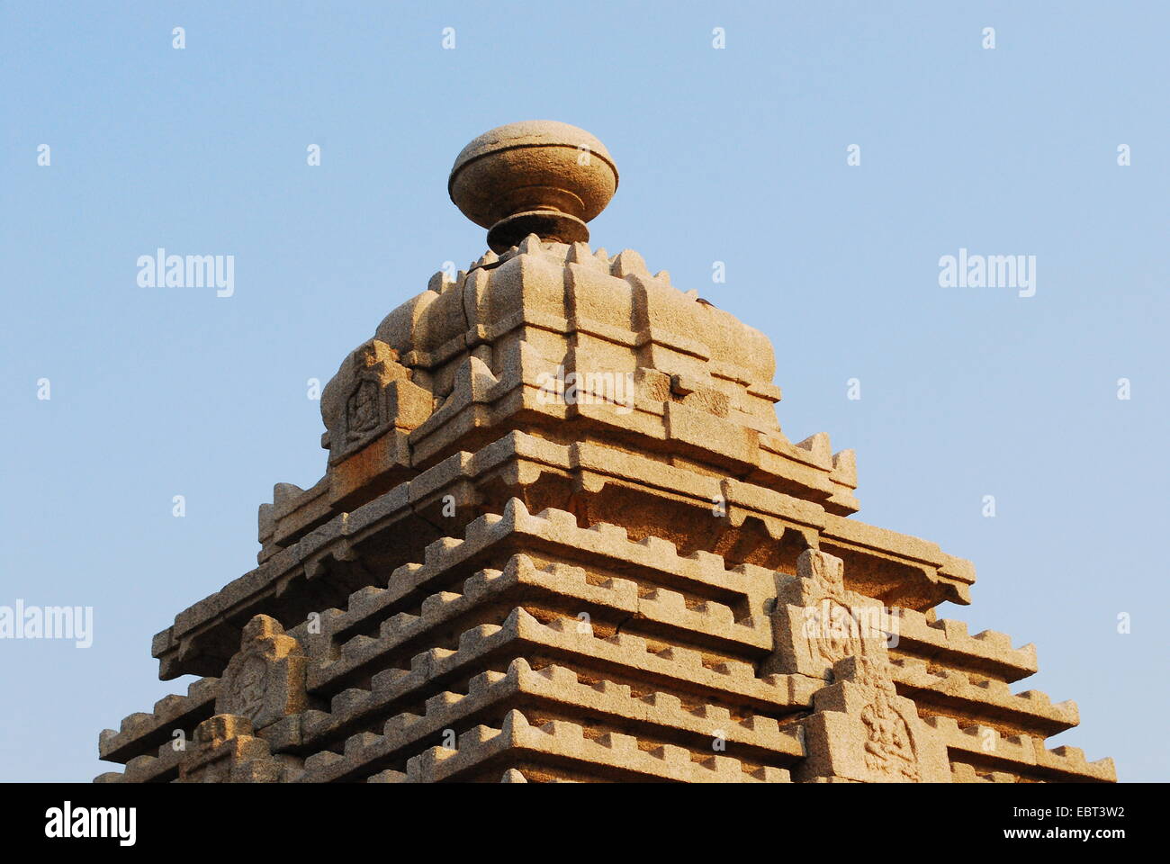 Fractal roof hindu temple hi-res stock photography and images - Alamy