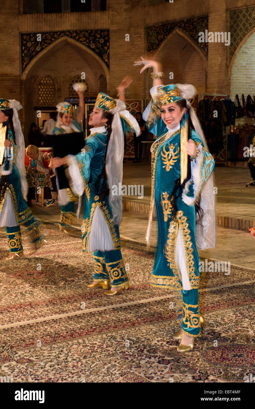 Dance performance in the pilgrim hostel Nodir Devonbegi, Bukhara ...