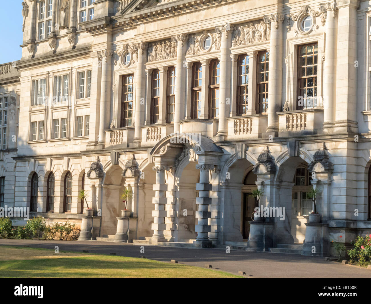 Cathays Park Stock Photos & Cathays Park Stock Images - Alamy