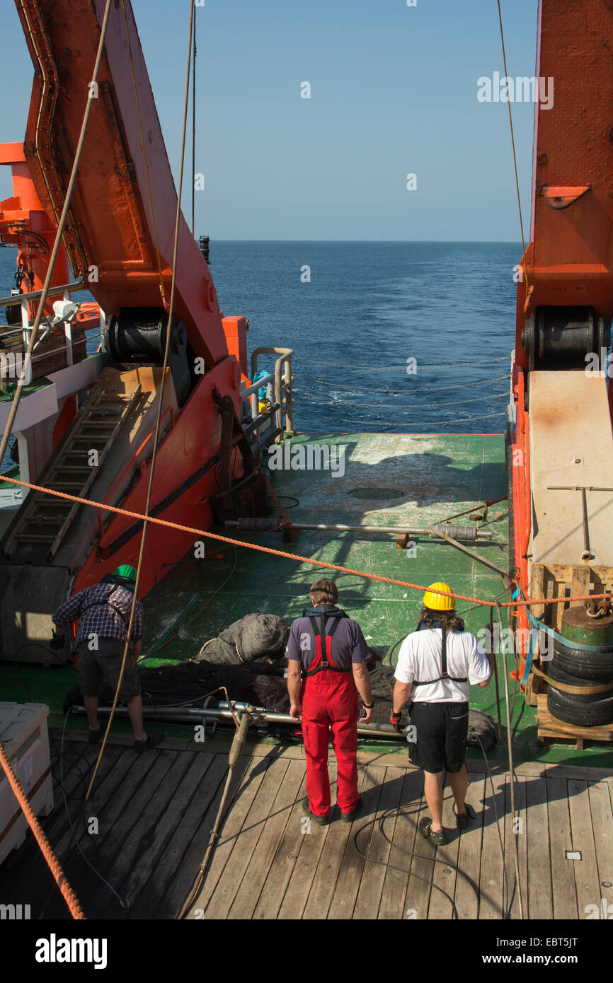 From German research vessel RV Sonne (old) the crew is launching a ...