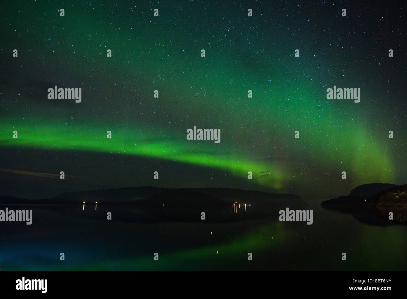 Green lights in the sky hi-res stock photography and images - Alamy