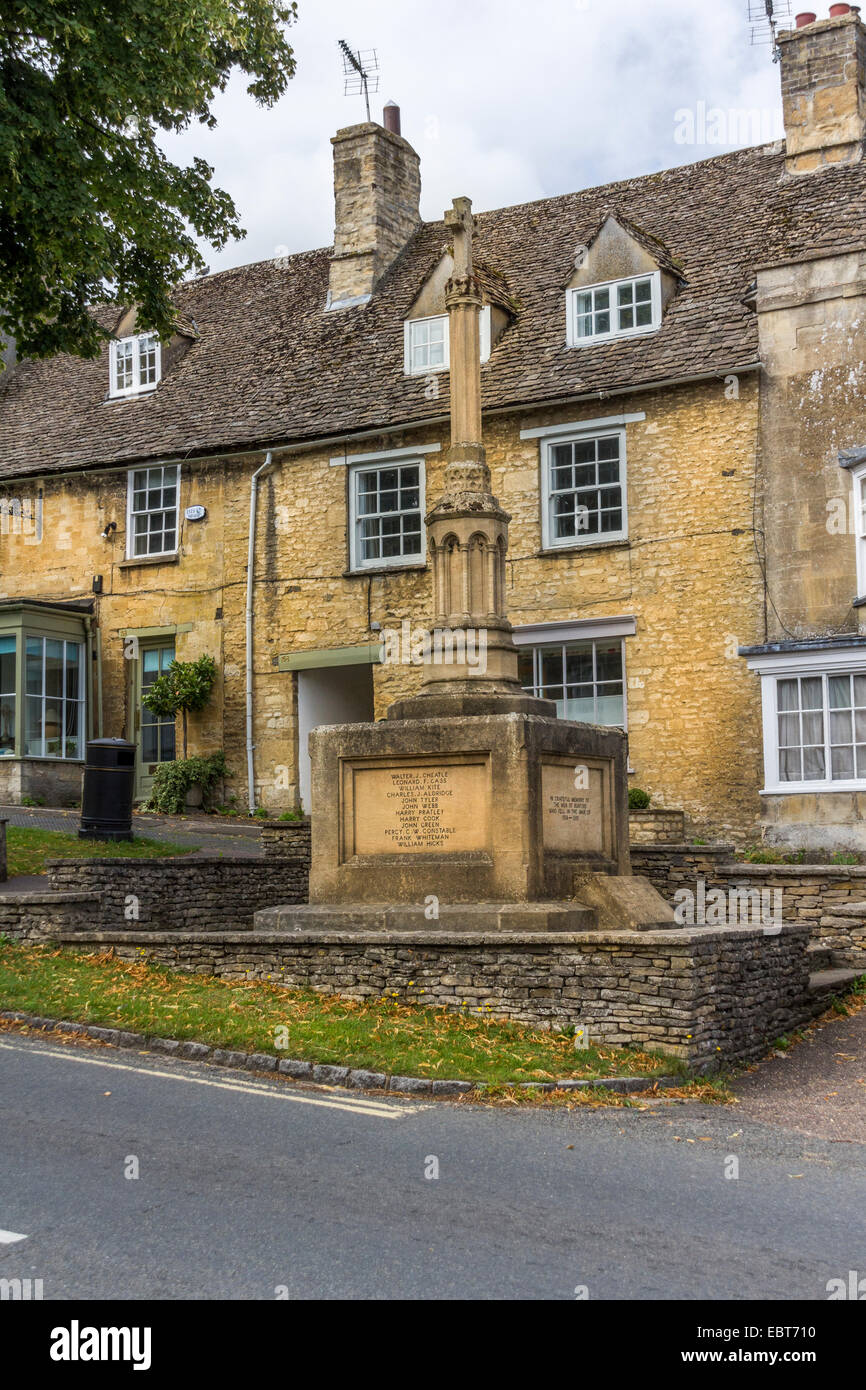 Village cenotaph standing on a small stone wall Stock Photo - Alamy
