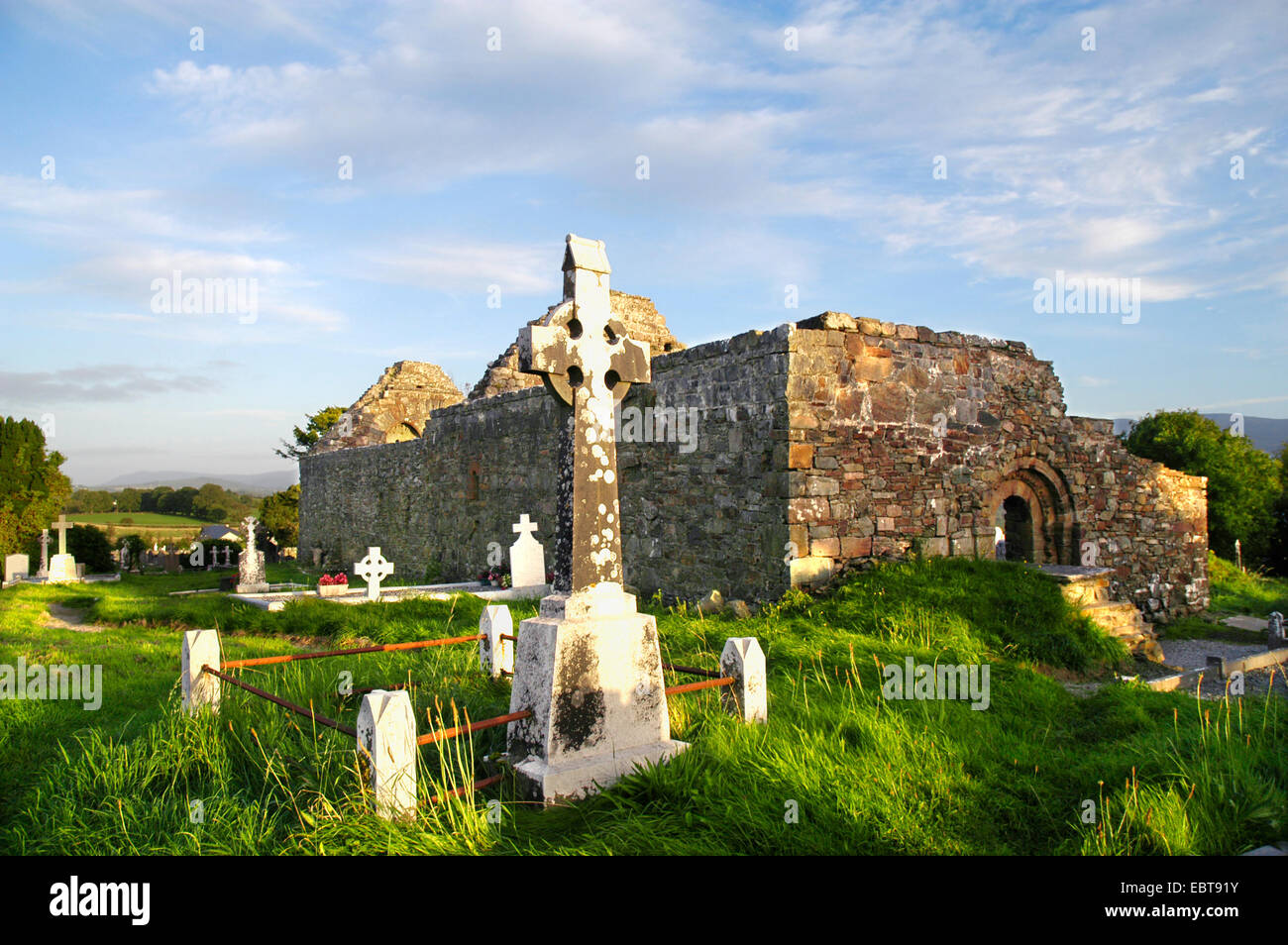 Irish church old cemetery hi-res stock photography and images - Alamy