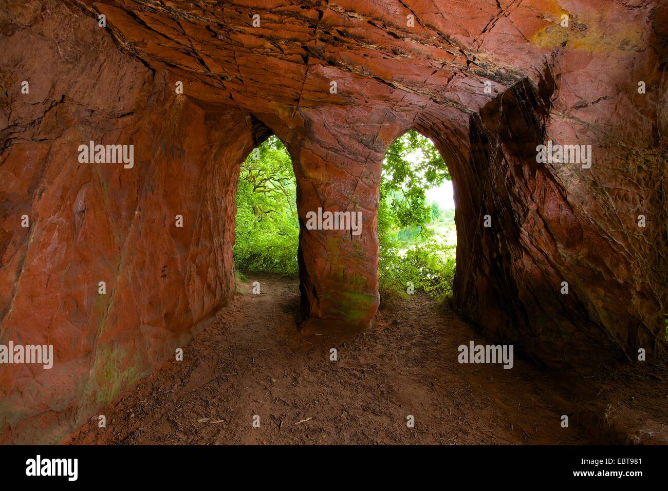Sandstone cave caves uk hi-res stock photography and images - Alamy