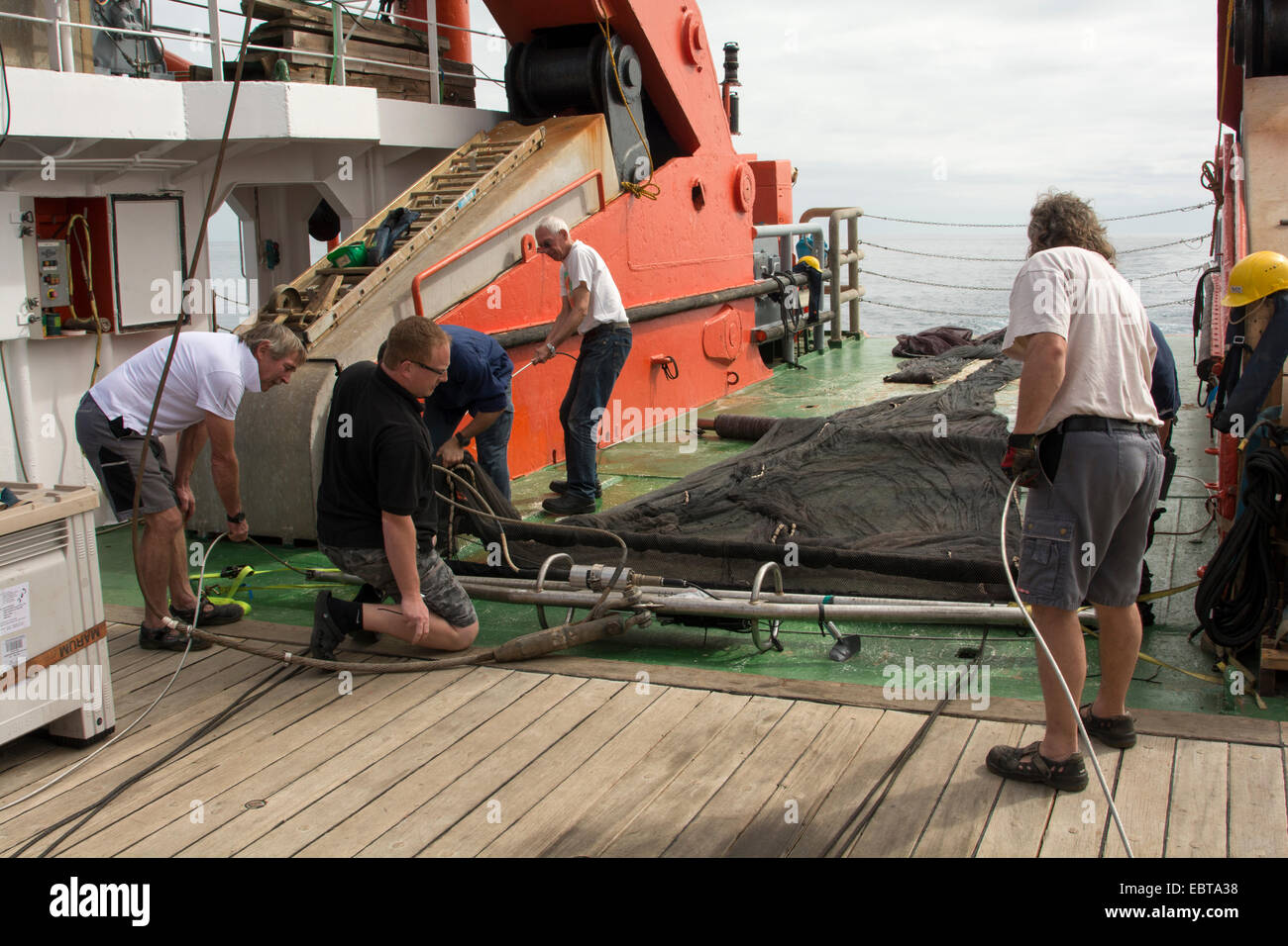From German research vessel RV Sonne (old) the crew is launching a ...