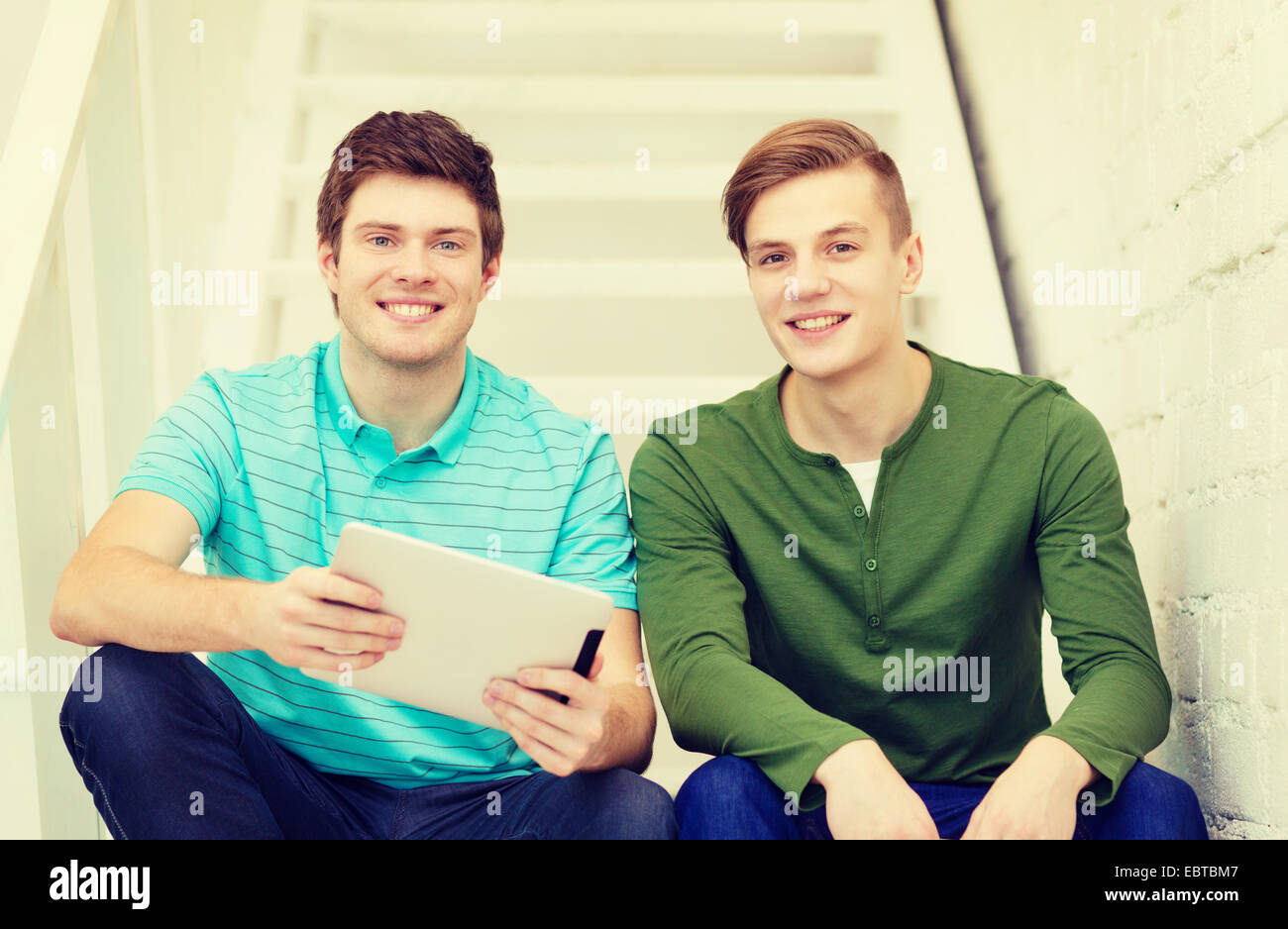 Two male teens computer games hi-res stock photography and images - Alamy