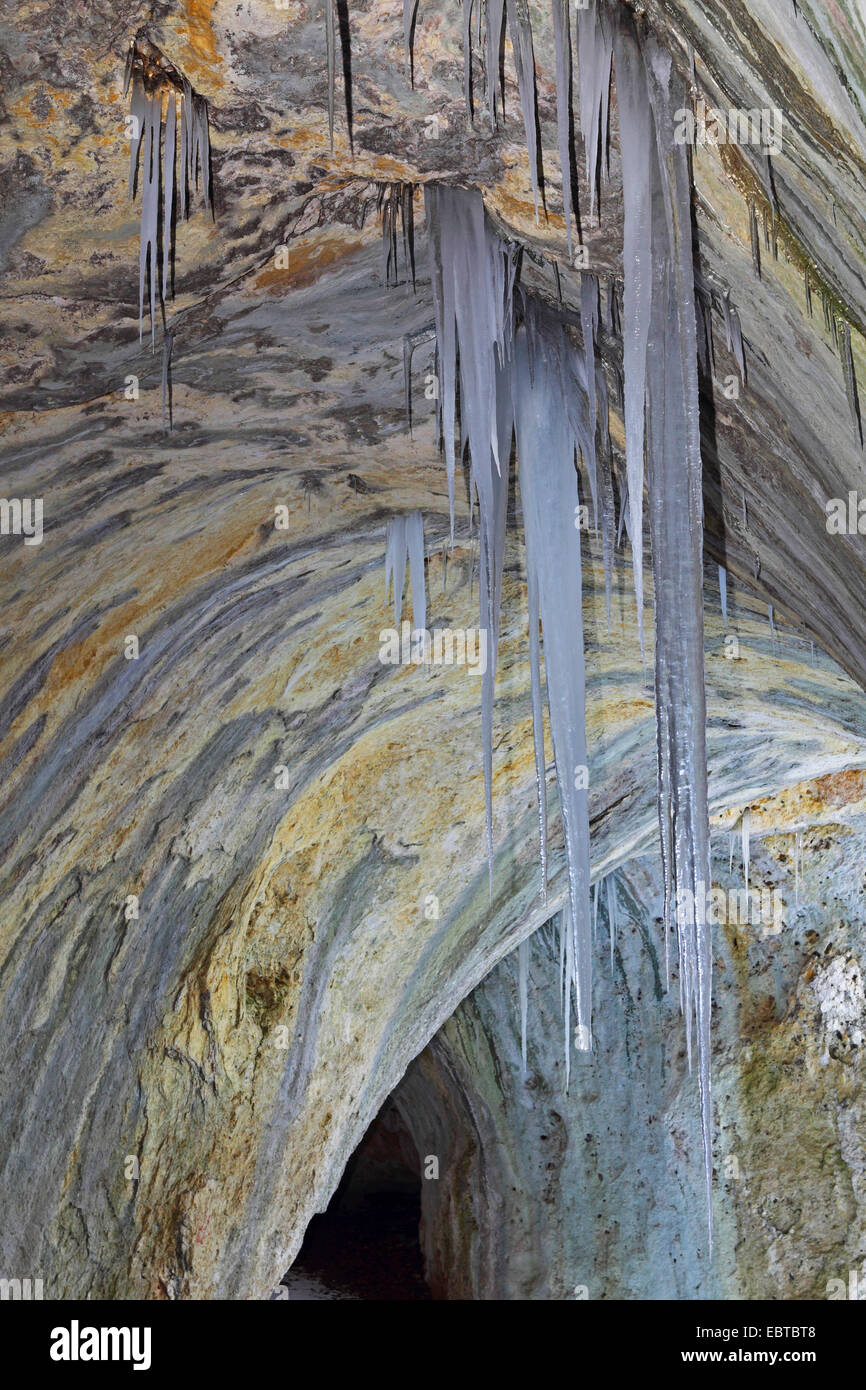 Limestone cave formations hi-res stock photography and images - Alamy