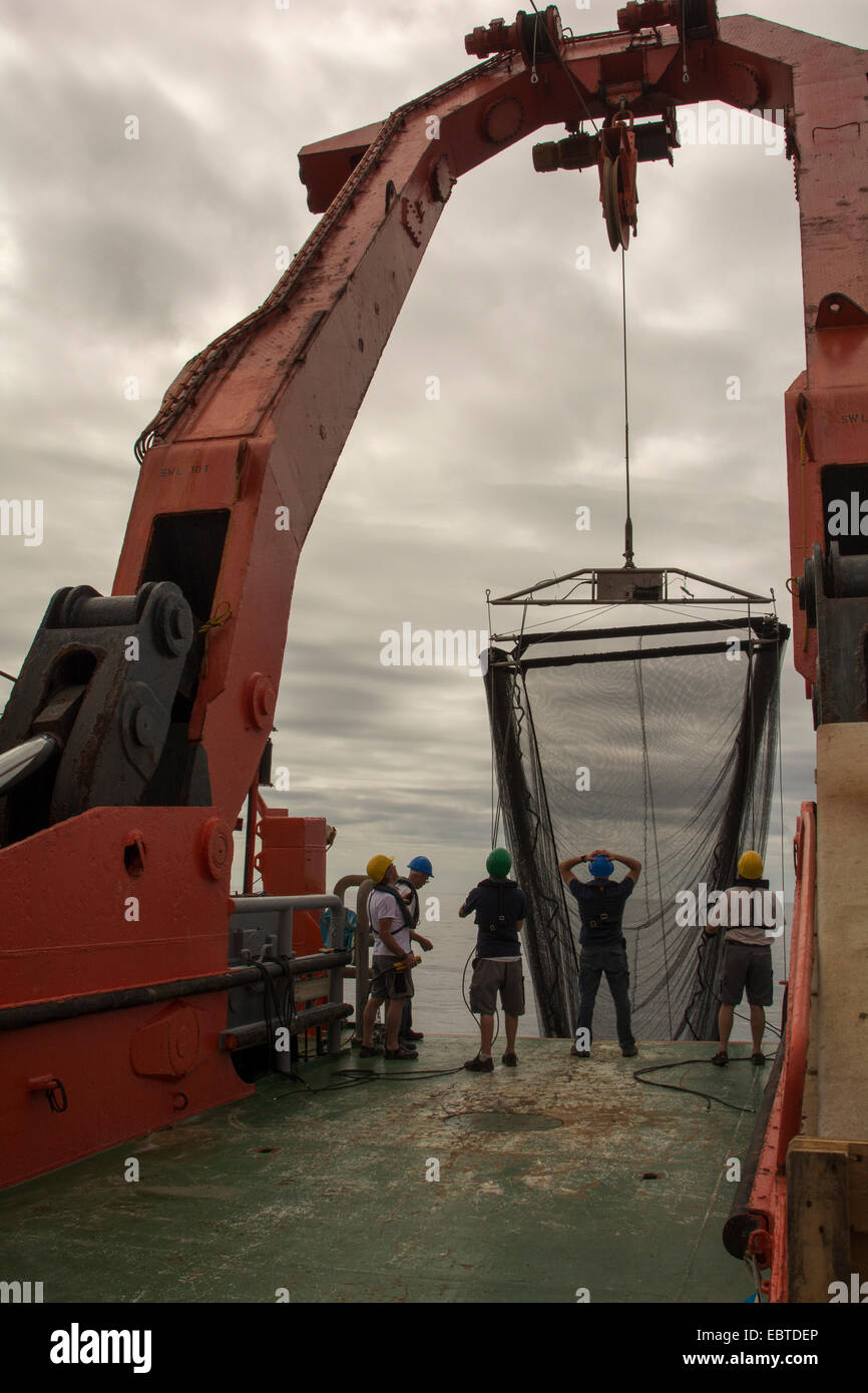 From German research vessel RV Sonne (old) the crew is launching a ...