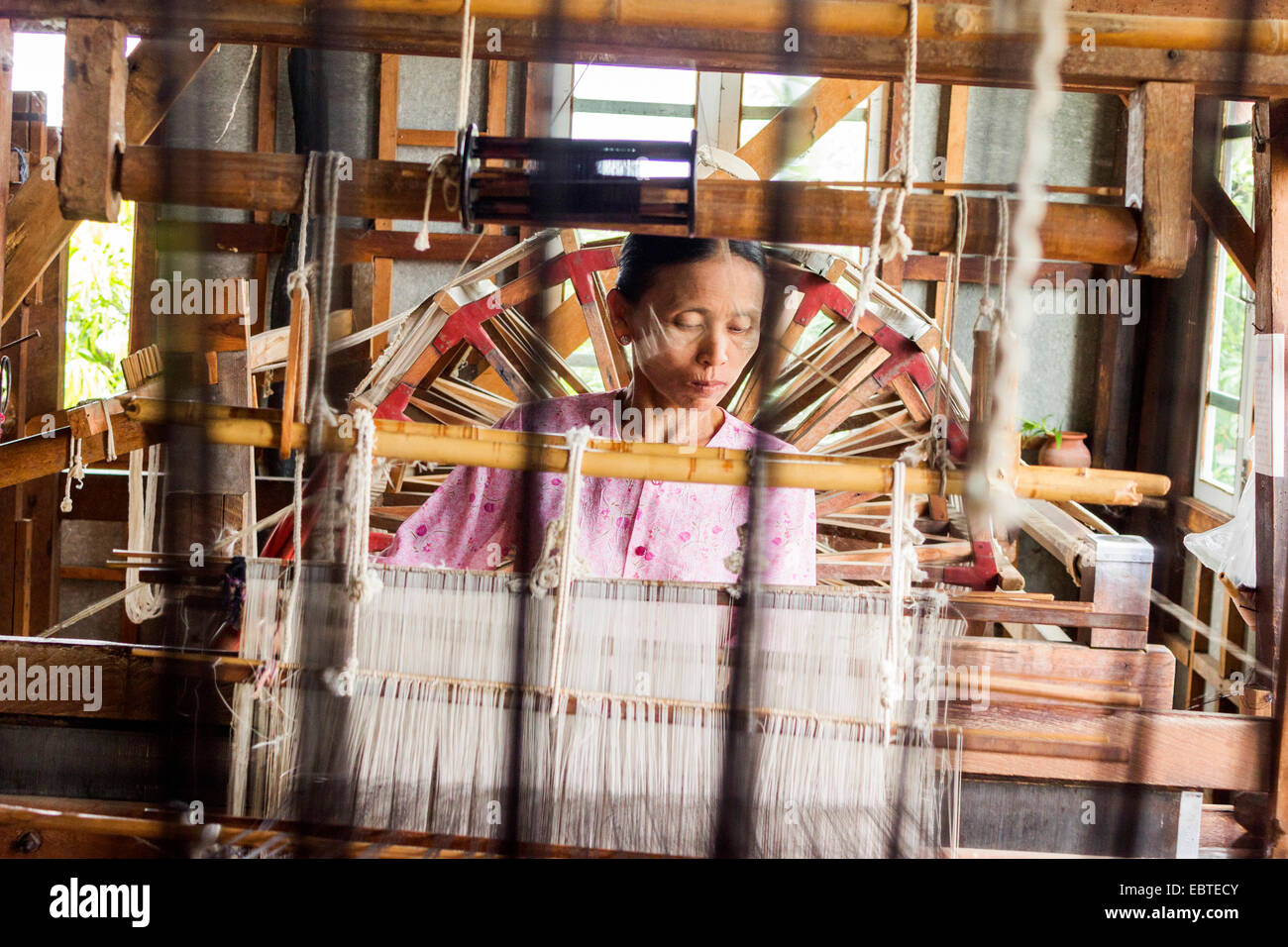 Weaving machine hi-res stock photography and images - Alamy
