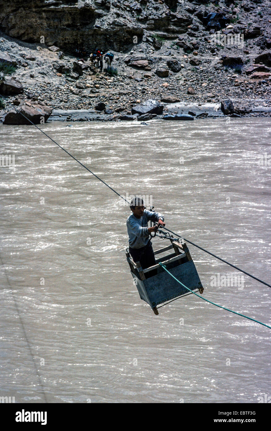Makeshift bridge hi-res stock photography and images - Alamy