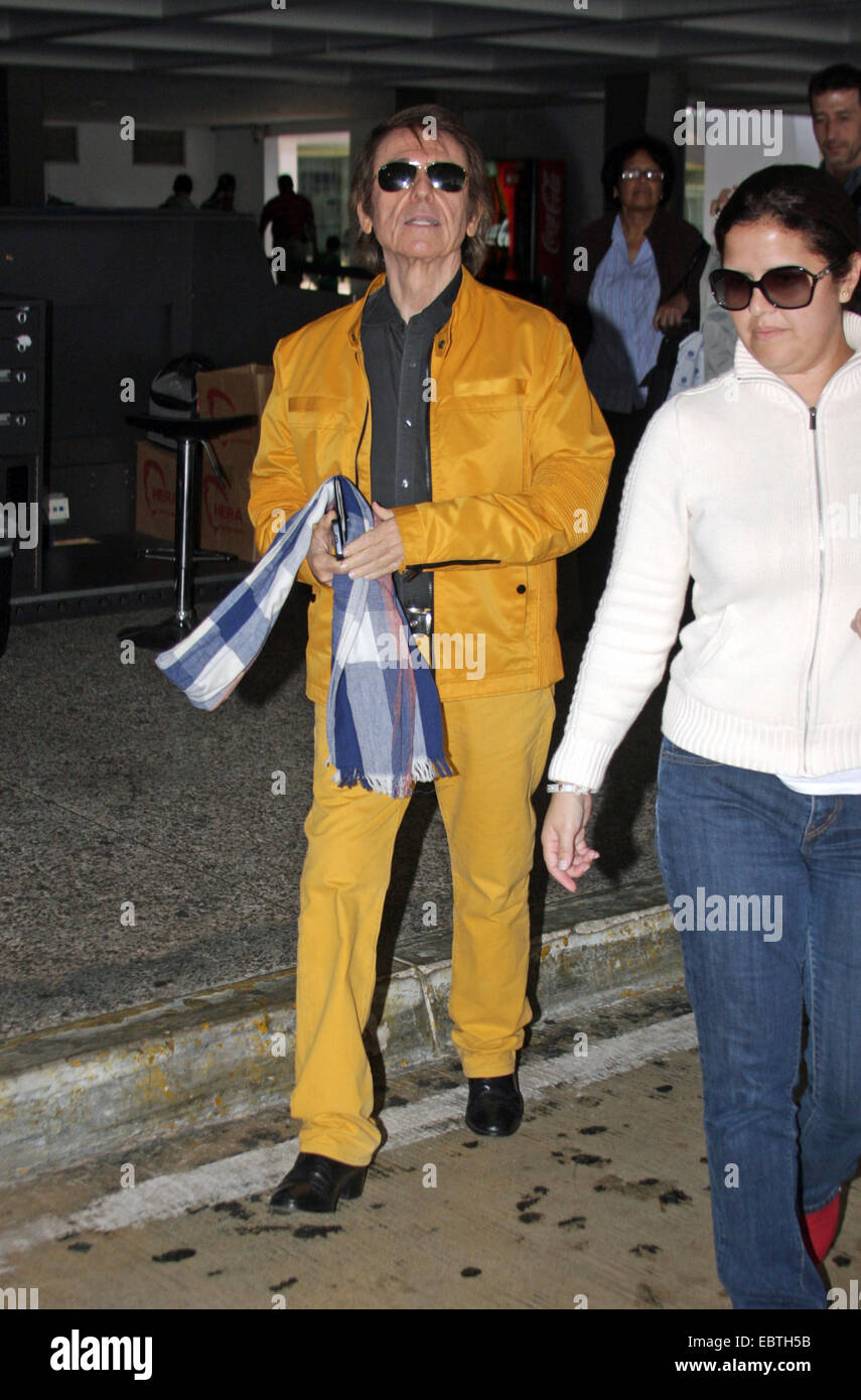 Spanish singer Raphael arrives at Luis Munoz Marin International ...