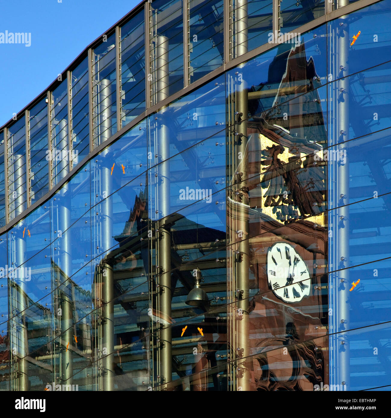 Glass wall claddings hi-res stock photography and images - Alamy