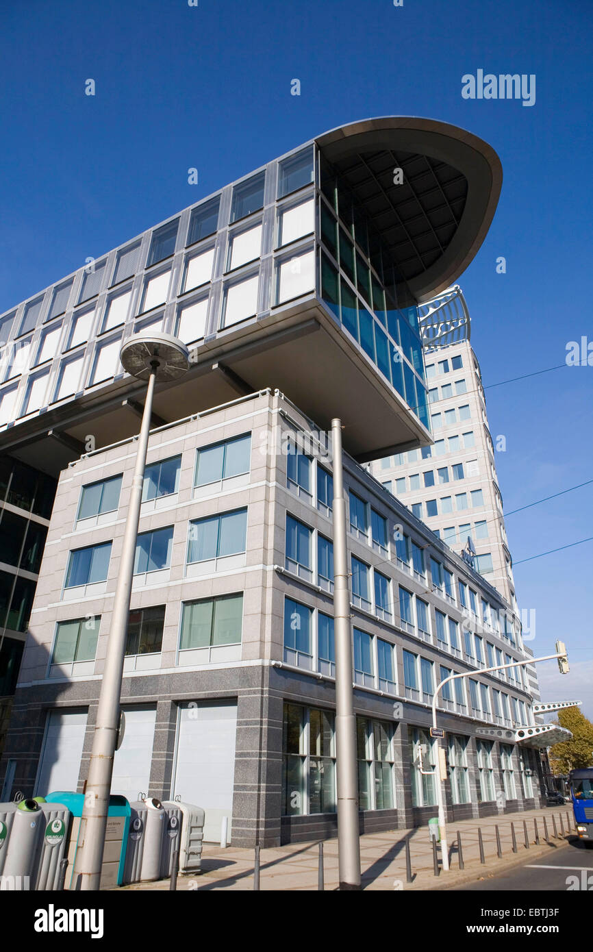 Modern office complexes hi-res stock photography and images - Alamy