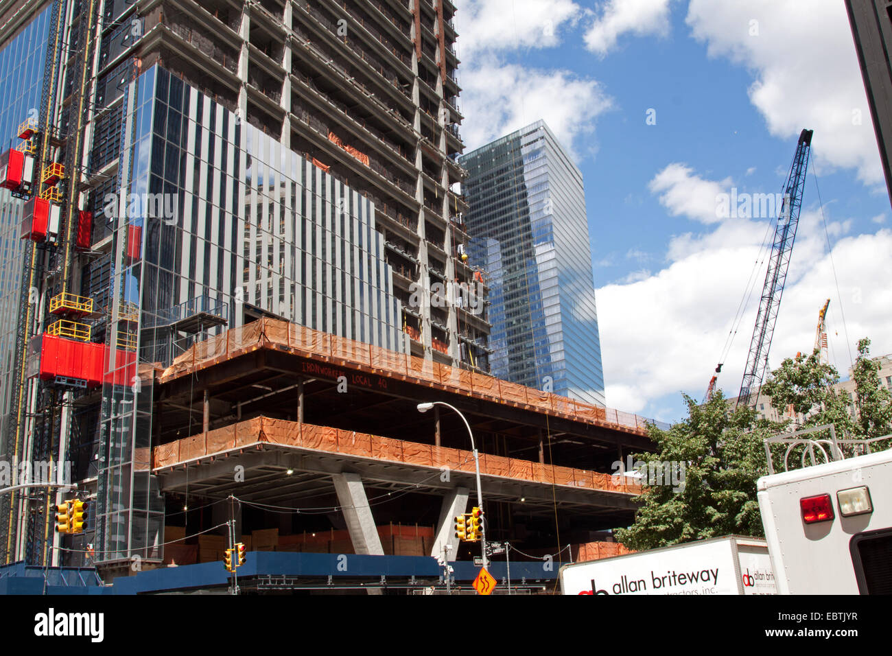 Freedom tower construction hi-res stock photography and images - Alamy