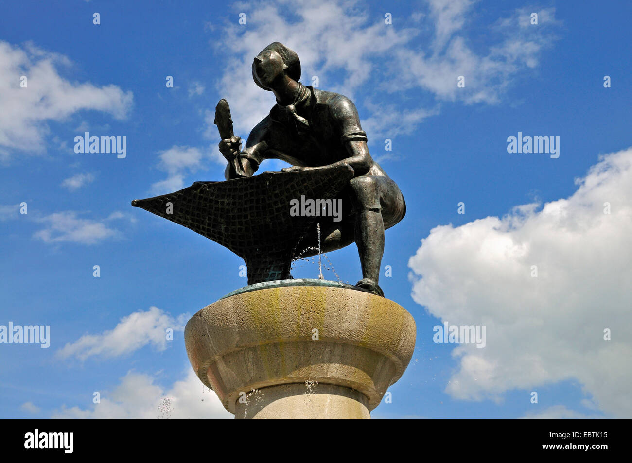 fisherman fountain at Schrannenplatz, Germany, Bavaria, Allgaeu ...