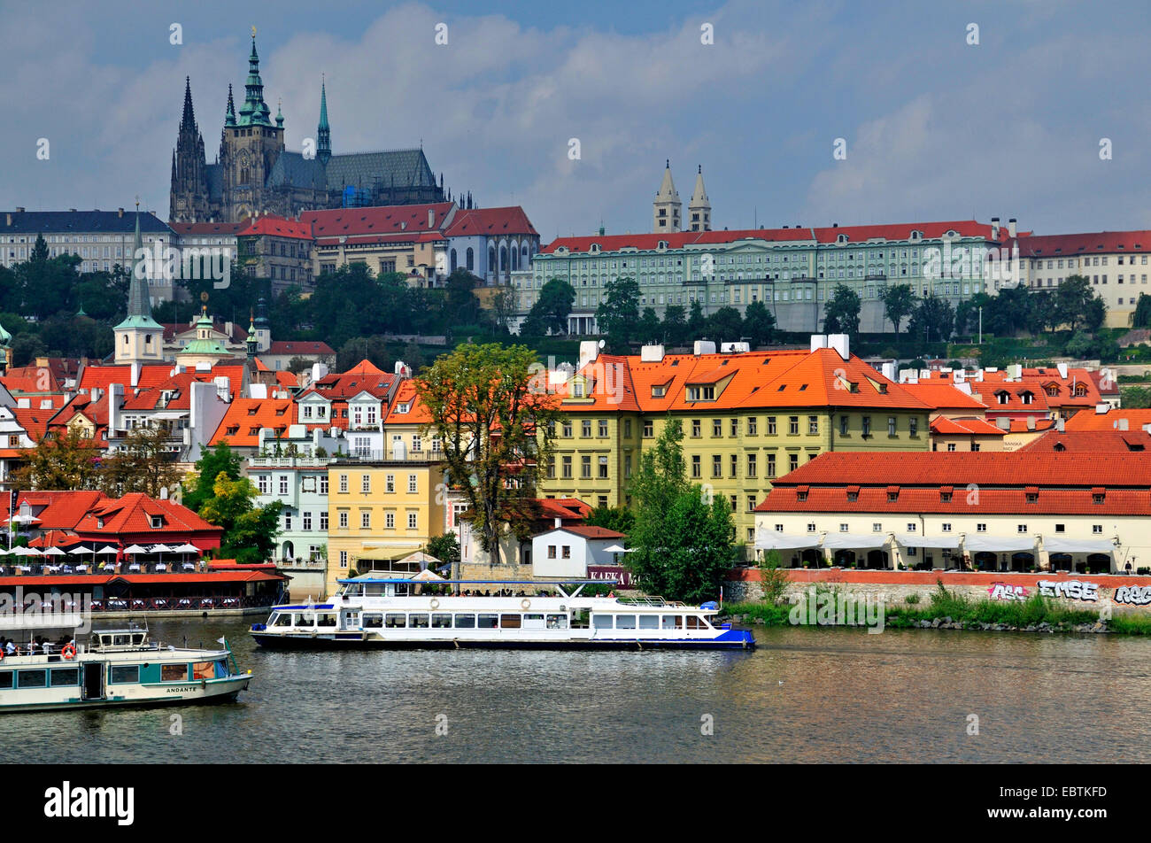 Ships and castles hi-res stock photography and images - Alamy