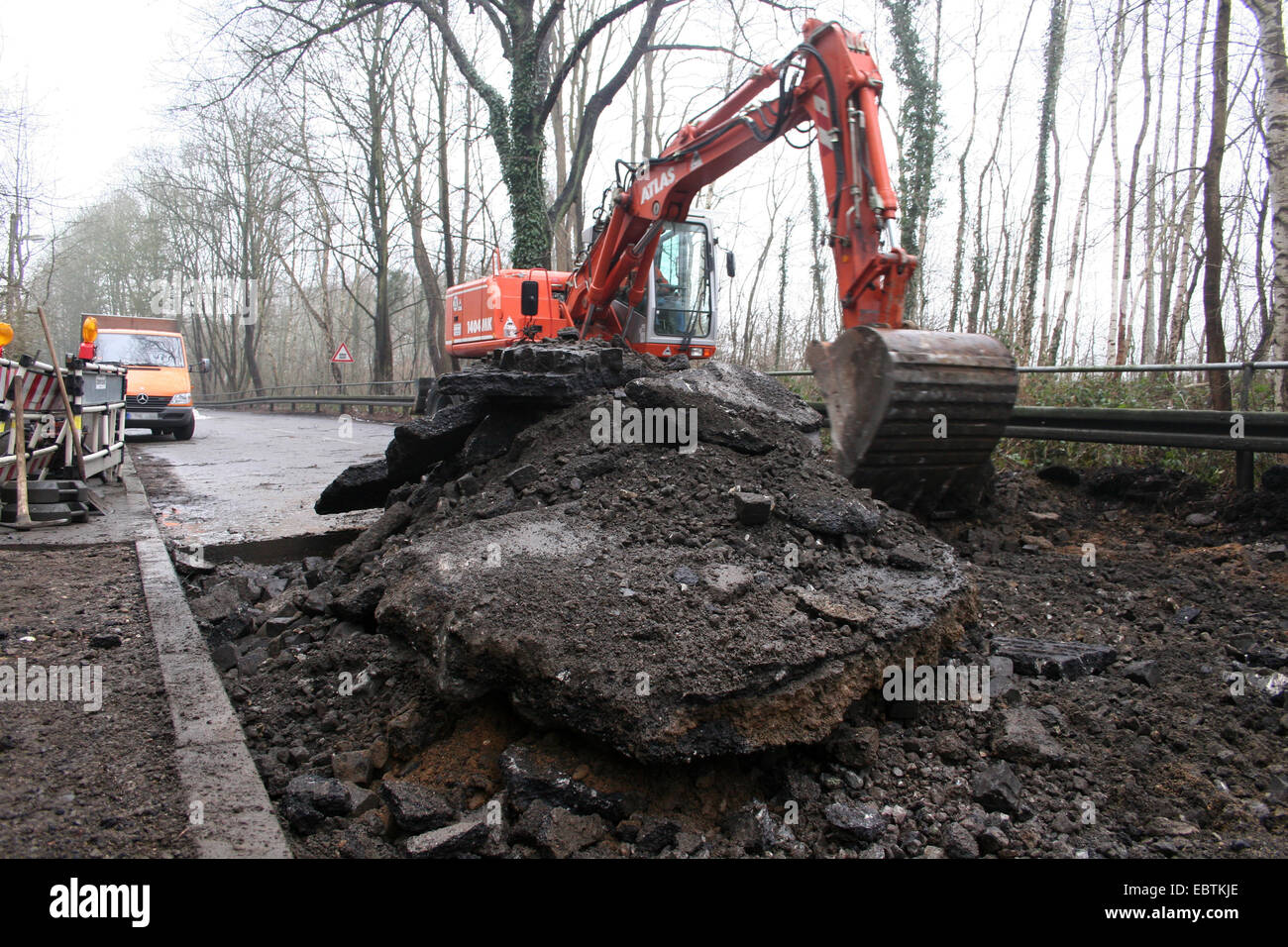 Burst pipe hi-res stock photography and images - Alamy