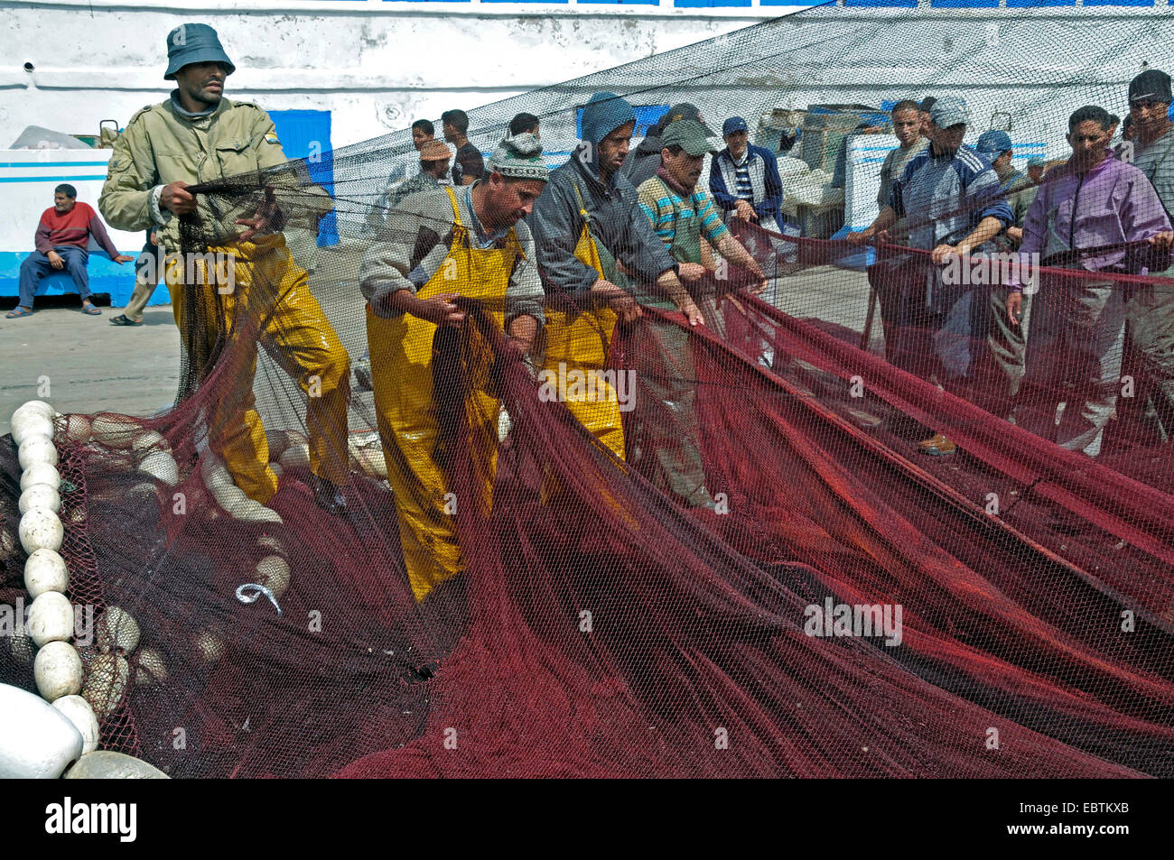 African fishermen hi-res stock photography and images - Alamy