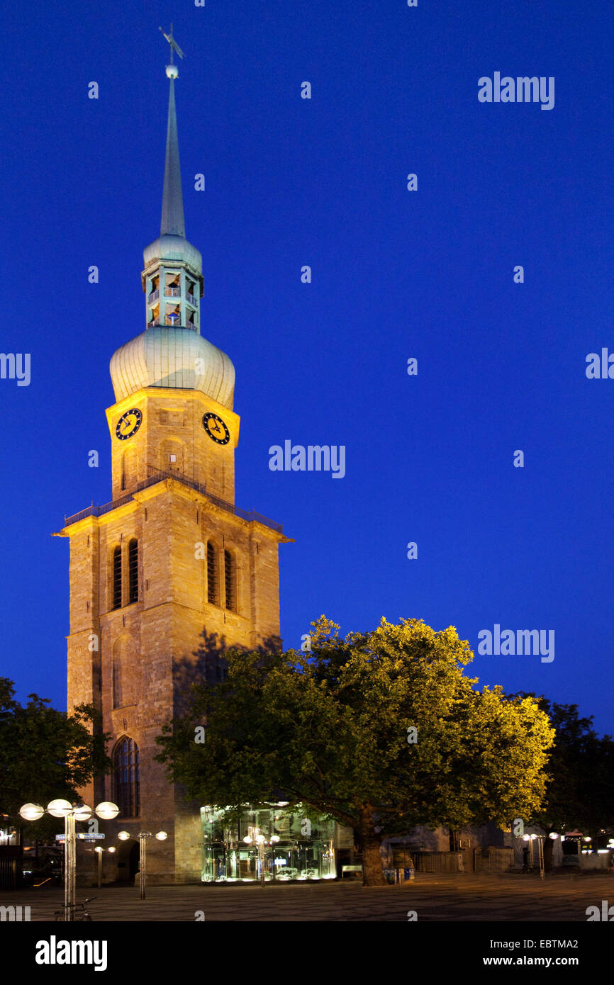 Illuminated church steeple hi-res stock photography and images - Alamy