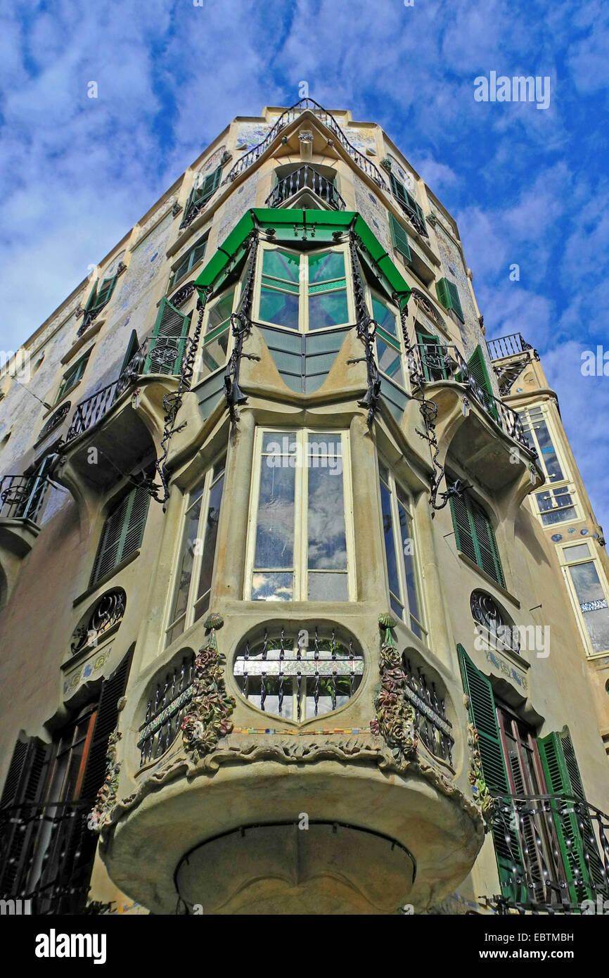 Facade windows oriel balcony High Resolution Stock Photography and ...