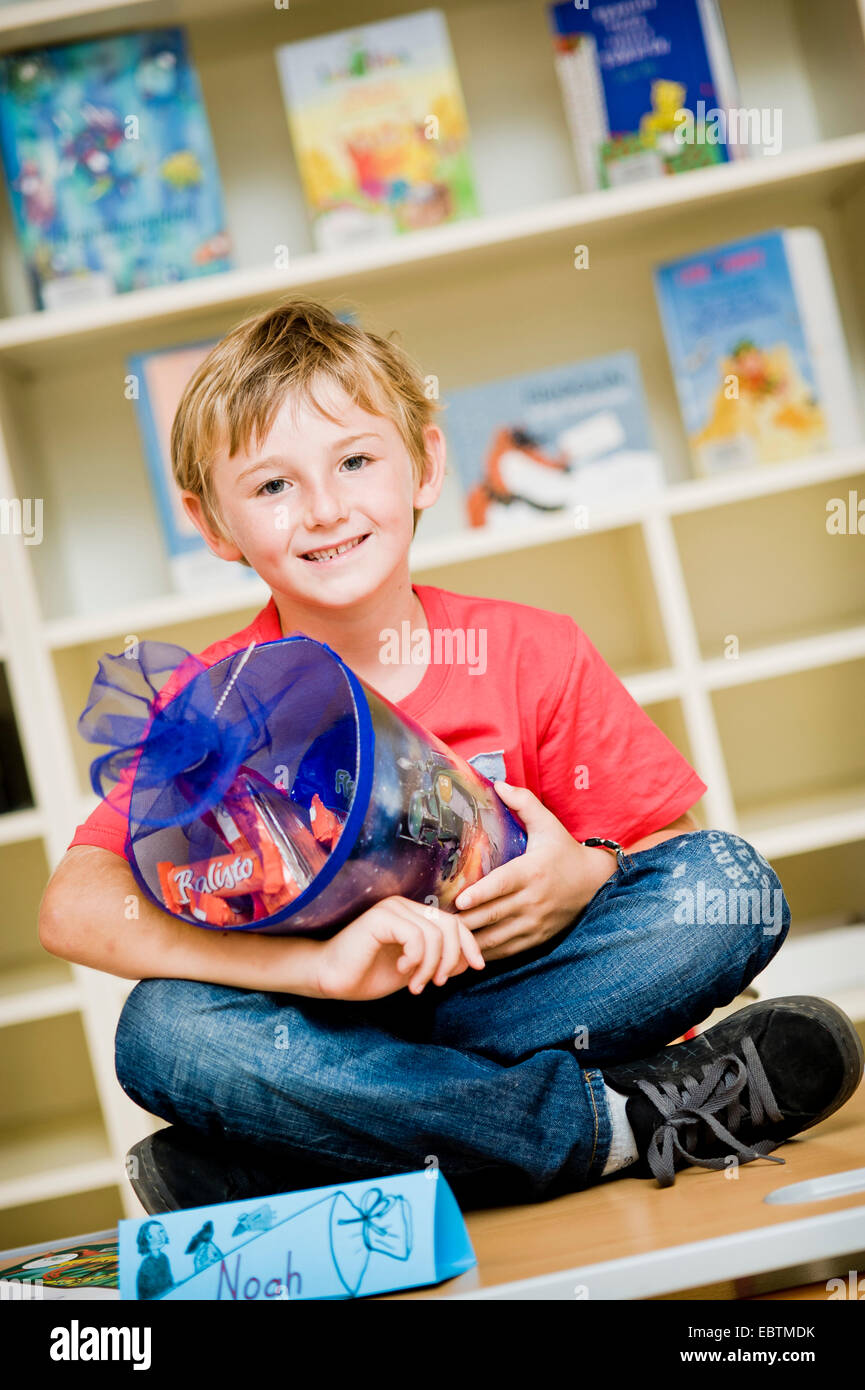 child starting school Stock Photo - Alamy