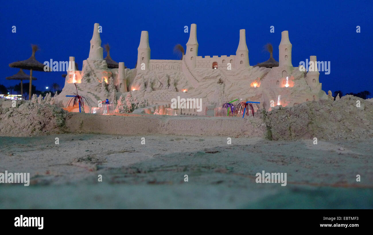 Towering castles hi-res stock photography and images - Alamy