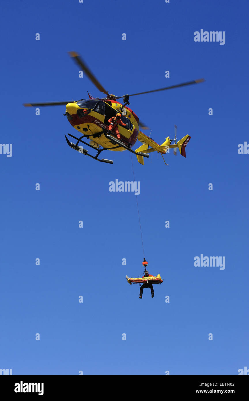 Helicopter rappelling hi-res stock photography and images - Alamy