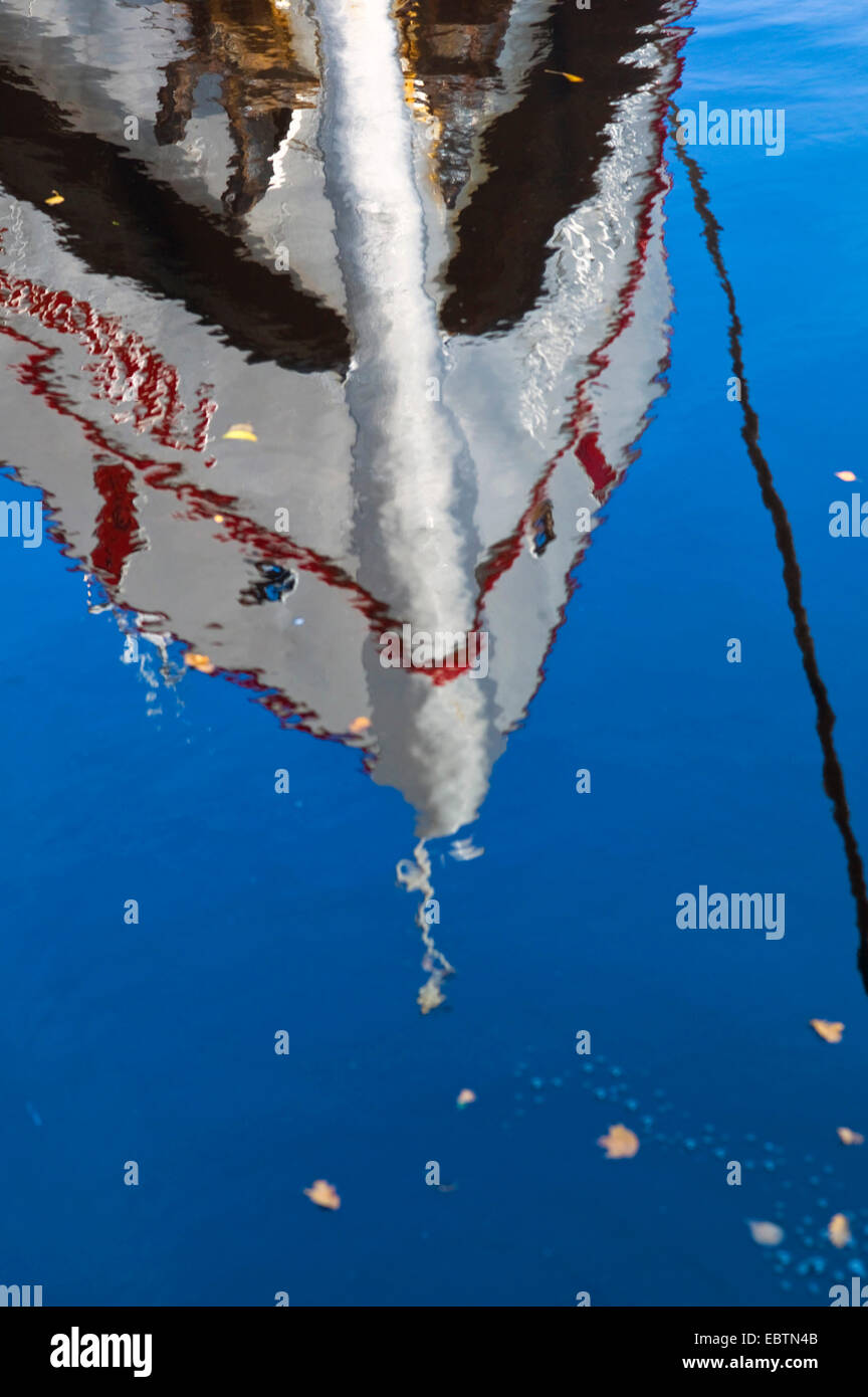 Lower bow hi-res stock photography and images - Alamy