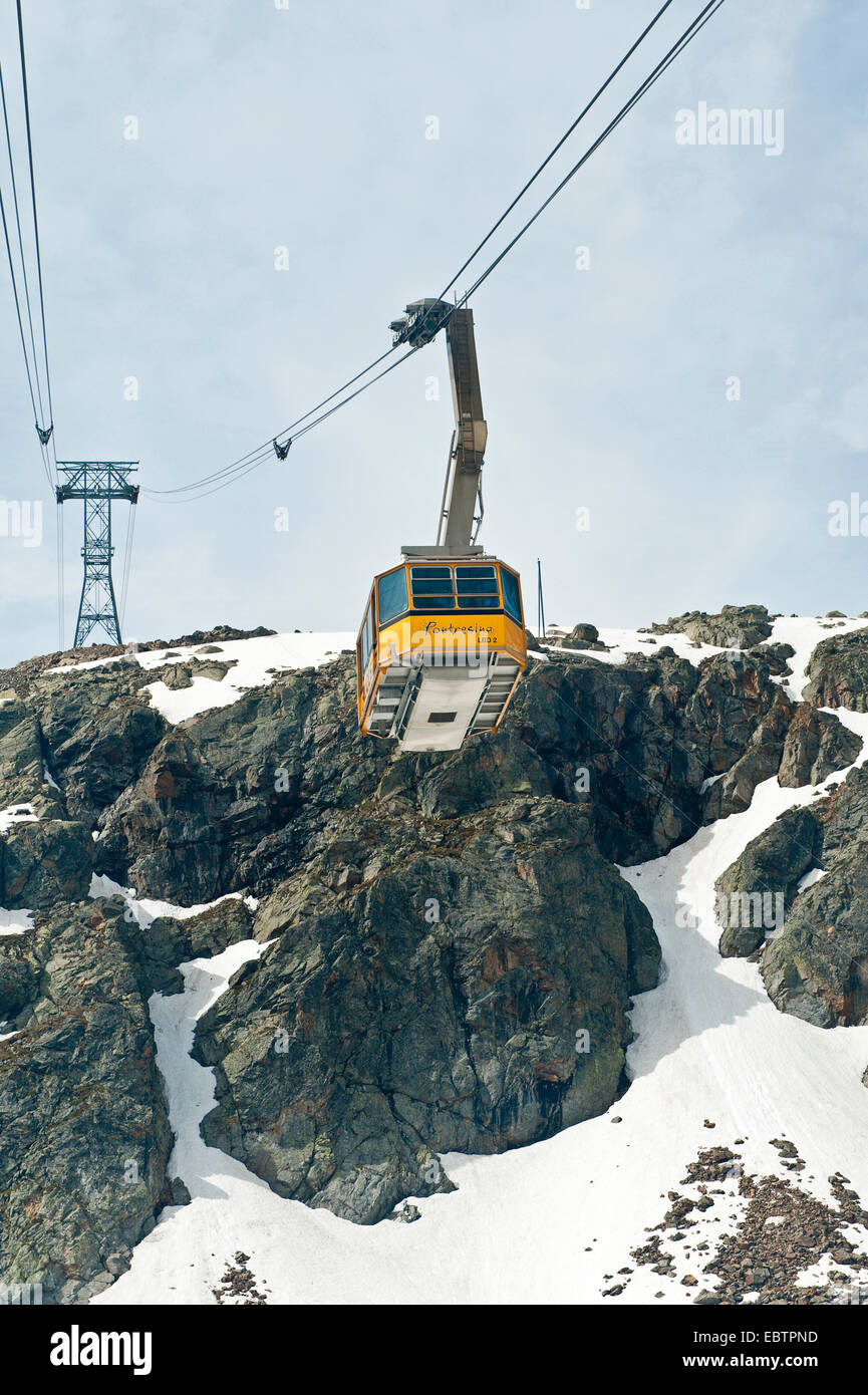 Cable car gondola to Diavolezza Peak, Switzerland Stock Photo - Alamy
