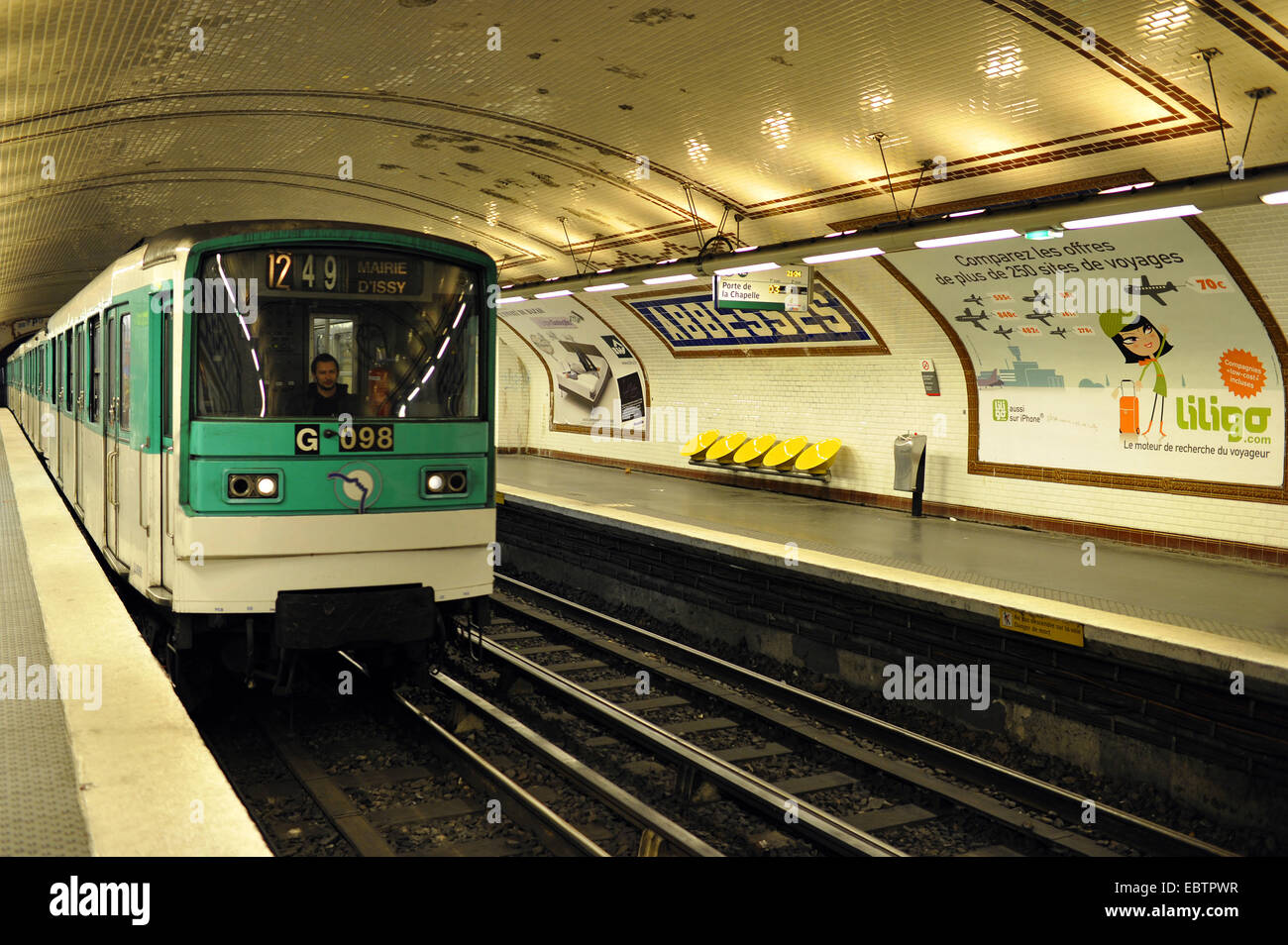 Metro in Paris, France Stock Photo - Alamy