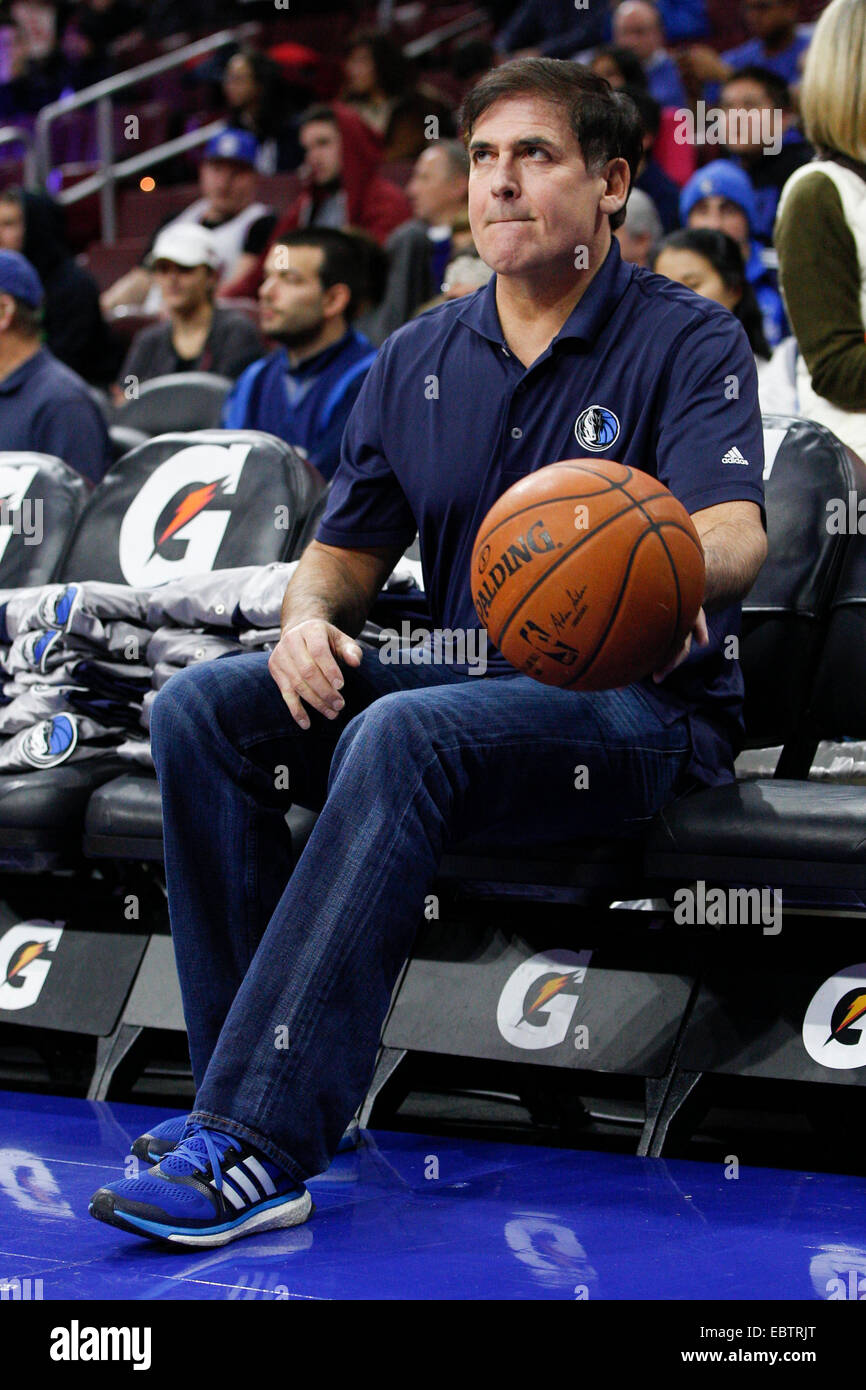 November 29, 2014: Dallas Mavericks owner Mark Cuban looks on from the ...