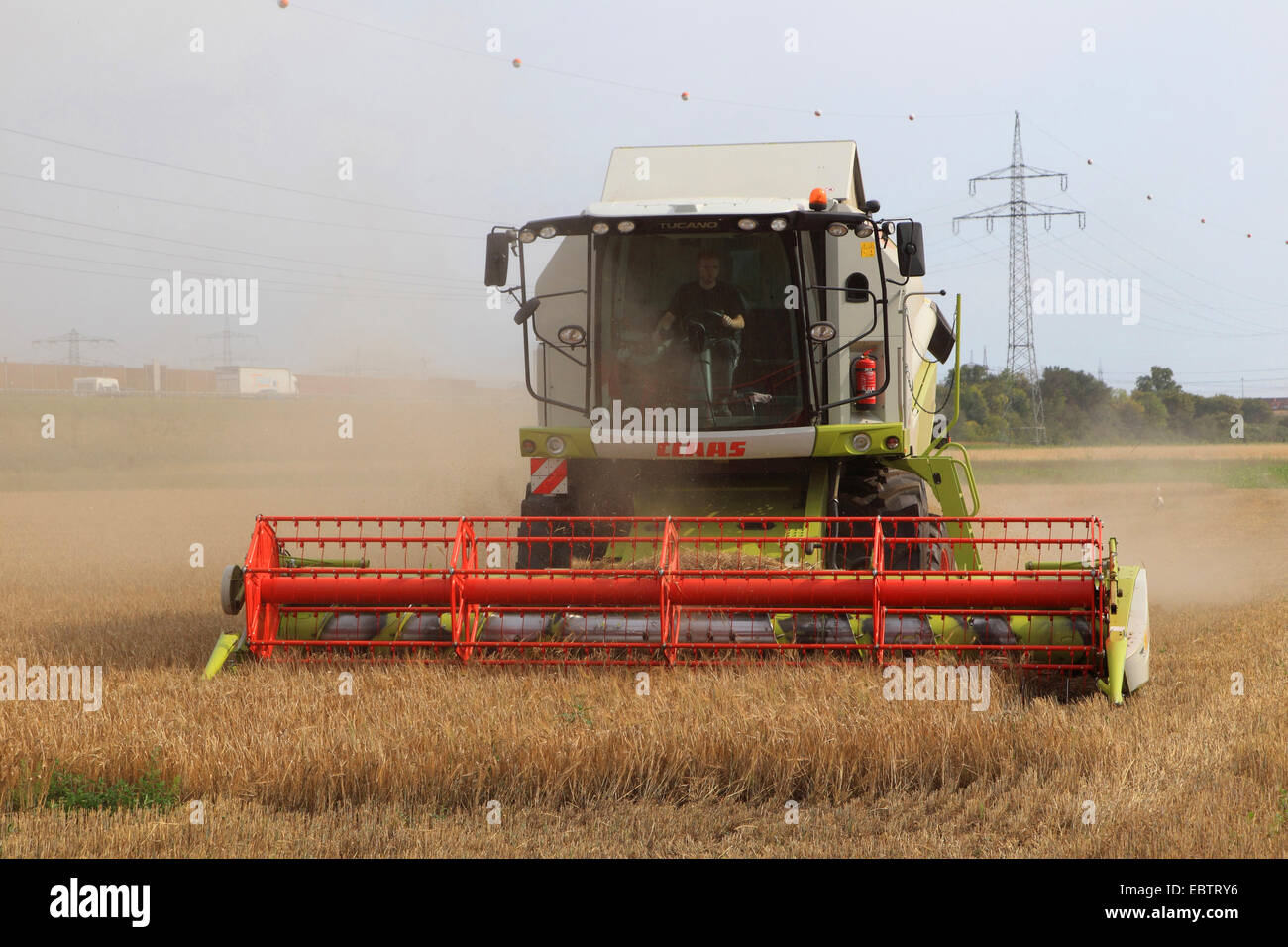 Grainfield hi-res stock photography and images - Alamy