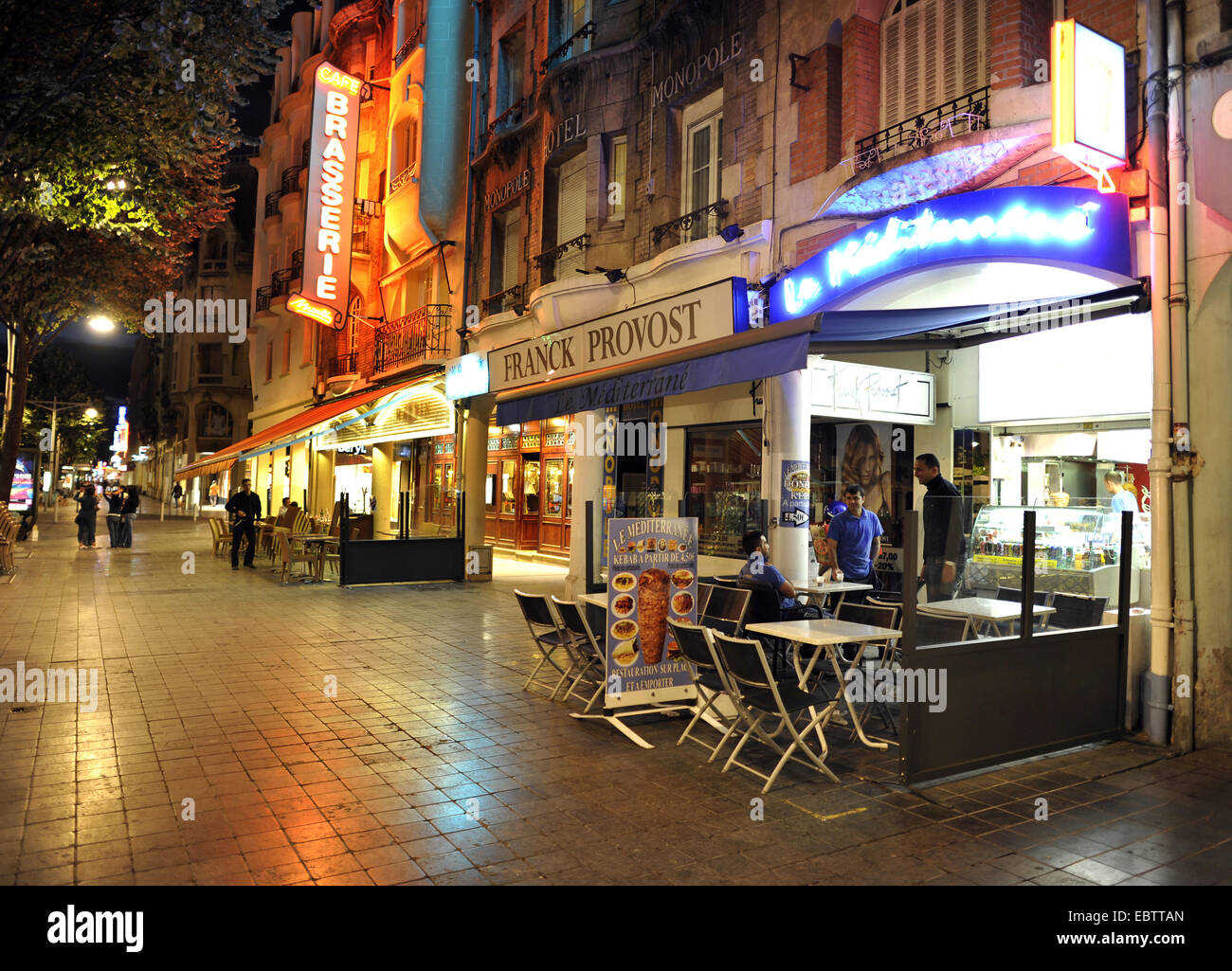 Fast Food Restaurants in city center at night, France, Champagne ...