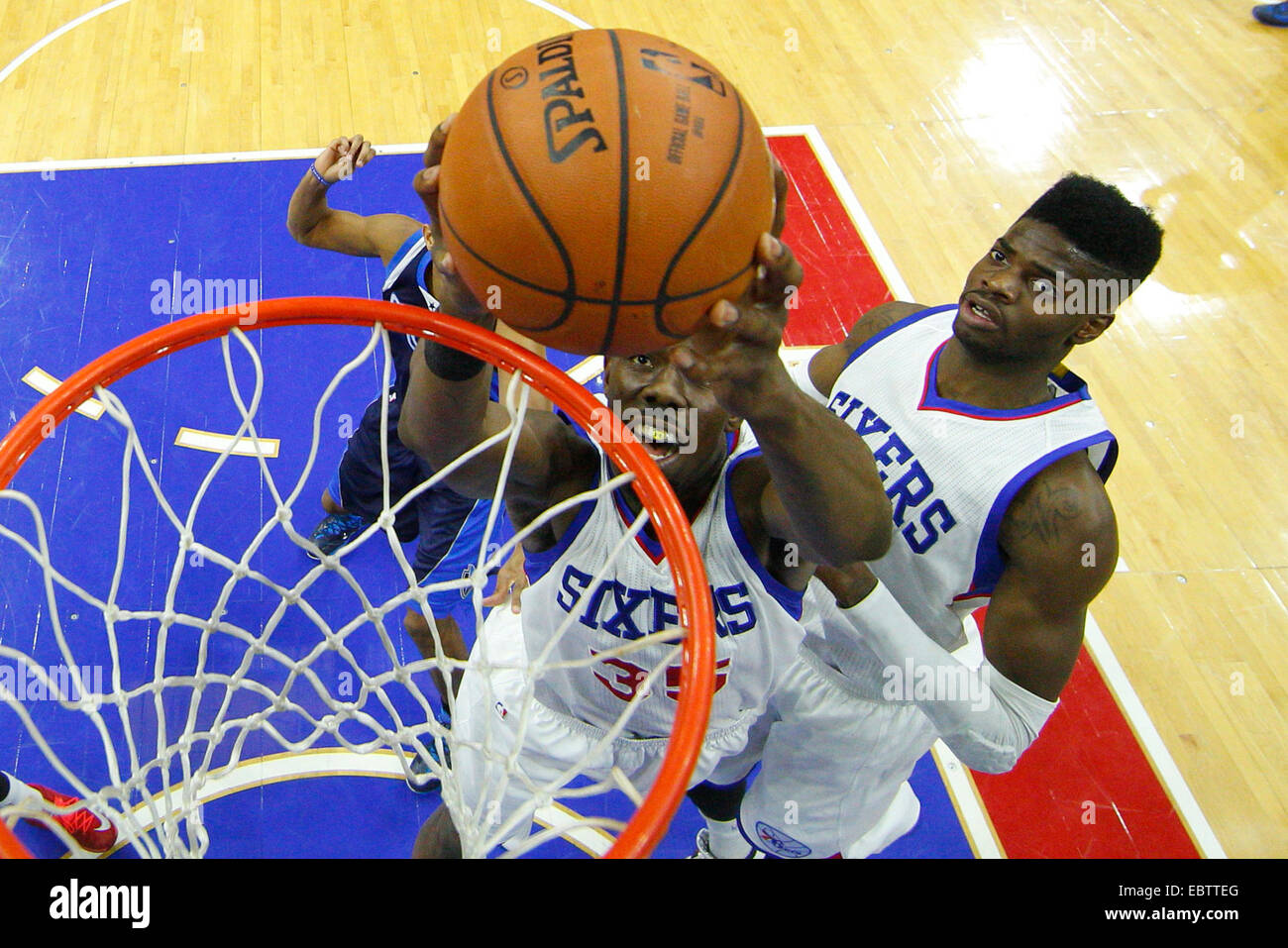 November 29, 2014: Philadelphia 76ers center Henry Sims (35) pulls down ...