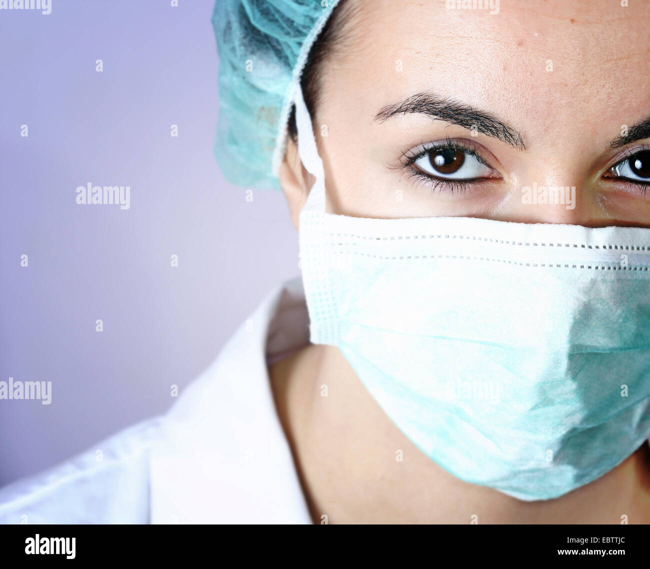 Scrub nurse hi-res stock photography and images - Alamy