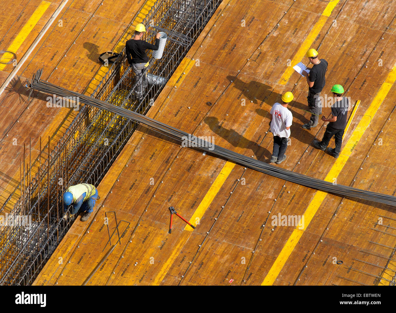 Construction workers hi-res stock photography and images - Alamy