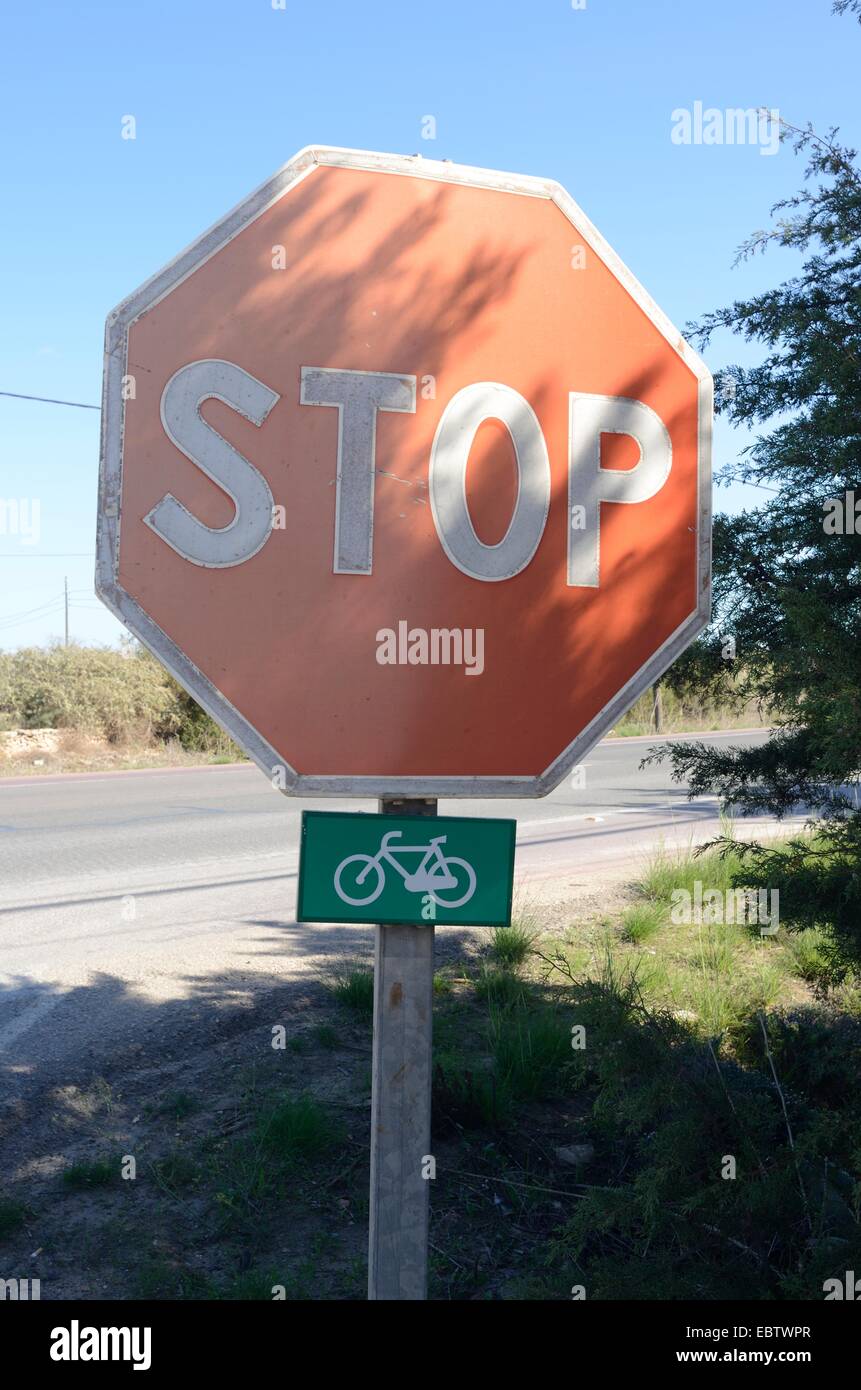 Cars stopping stop sign hi-res stock photography and images - Alamy