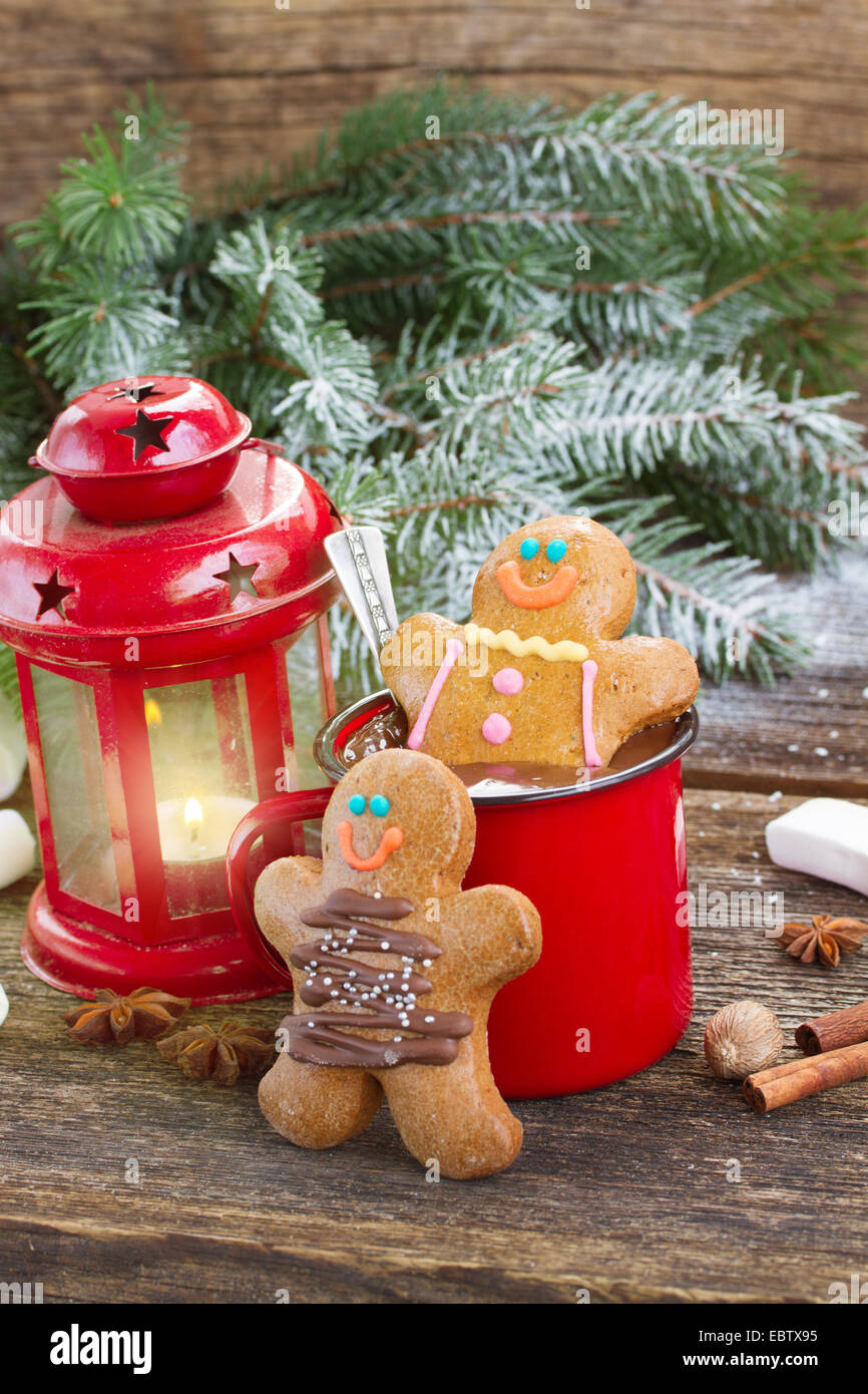 Chocolate gingerbread men hi-res stock photography and images - Alamy