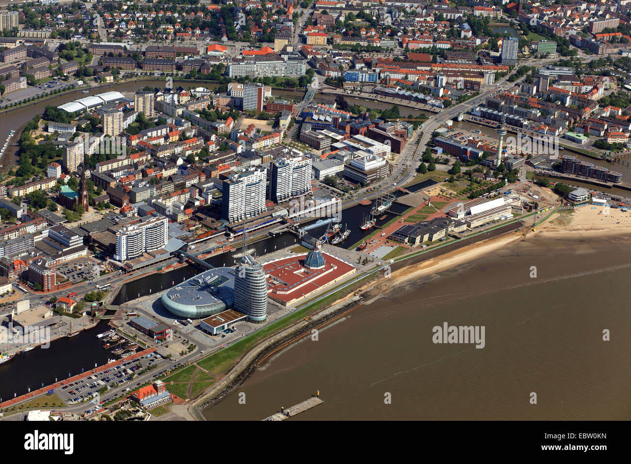 City view with seaport and parks hi-res stock photography and images ...
