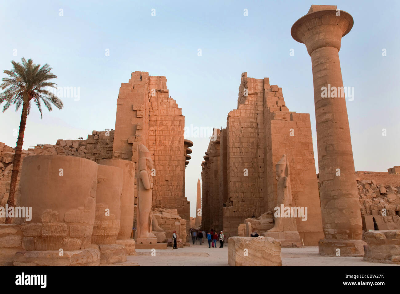 Pylon karnak temple hi-res stock photography and images - Alamy