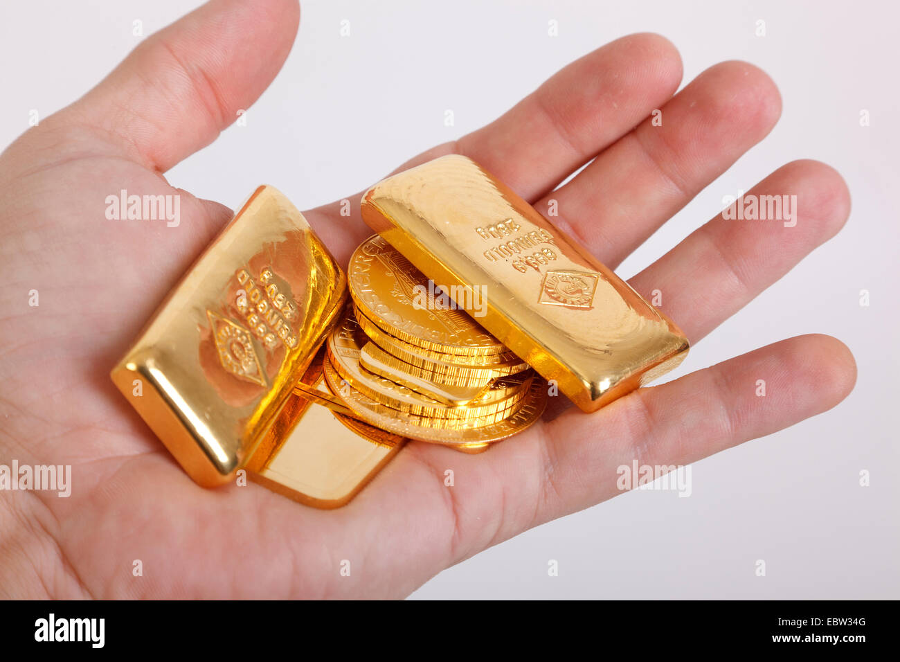 Gold bar ingots coins hi-res stock photography and images - Alamy