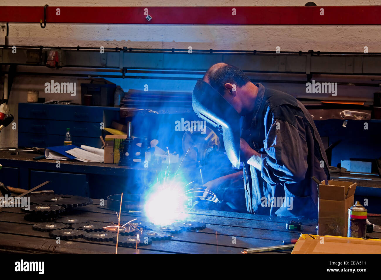 welder in the workshop in the metal industry Stock Photo - Alamy