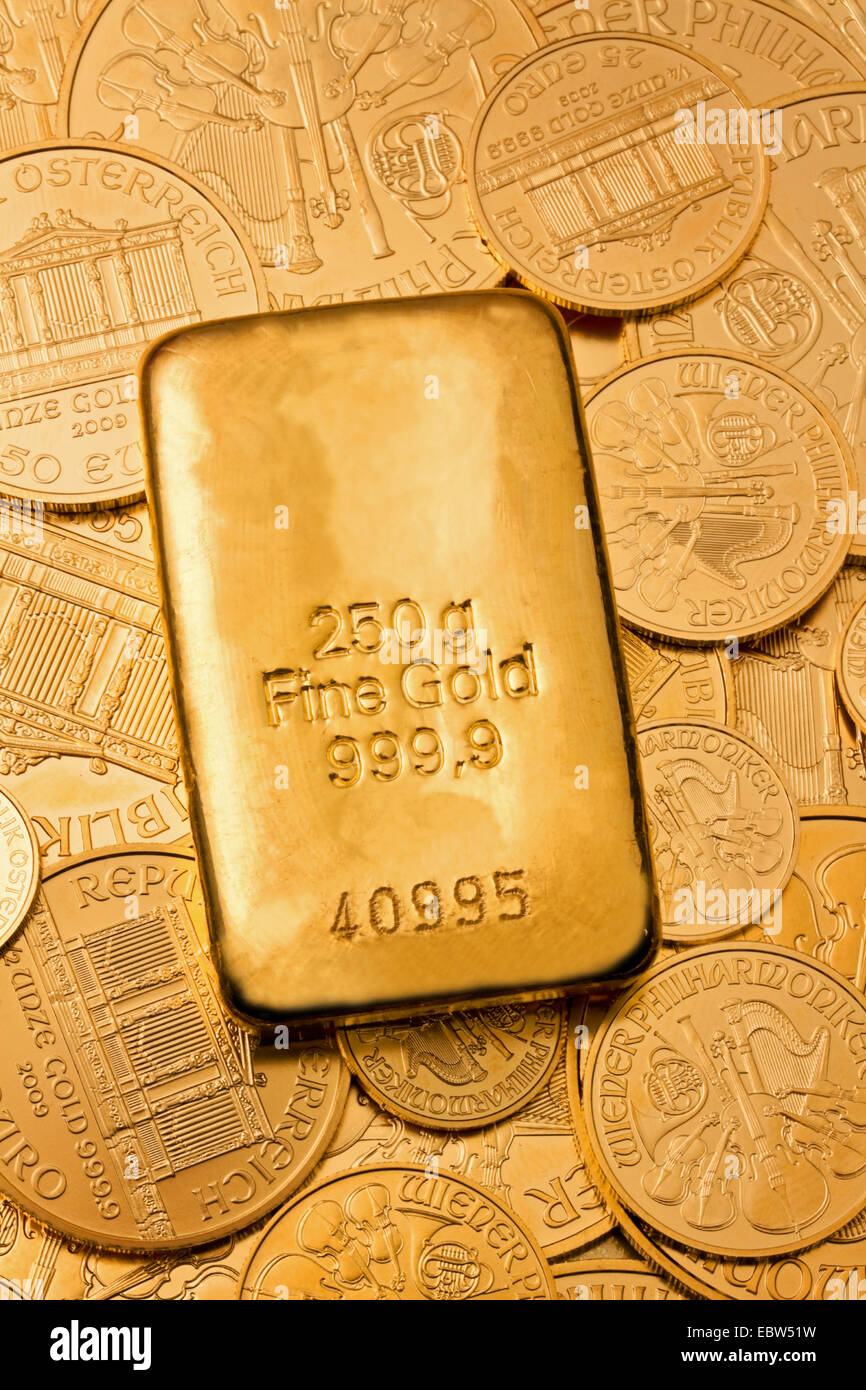 World gold bullion hi-res stock photography and images - Alamy